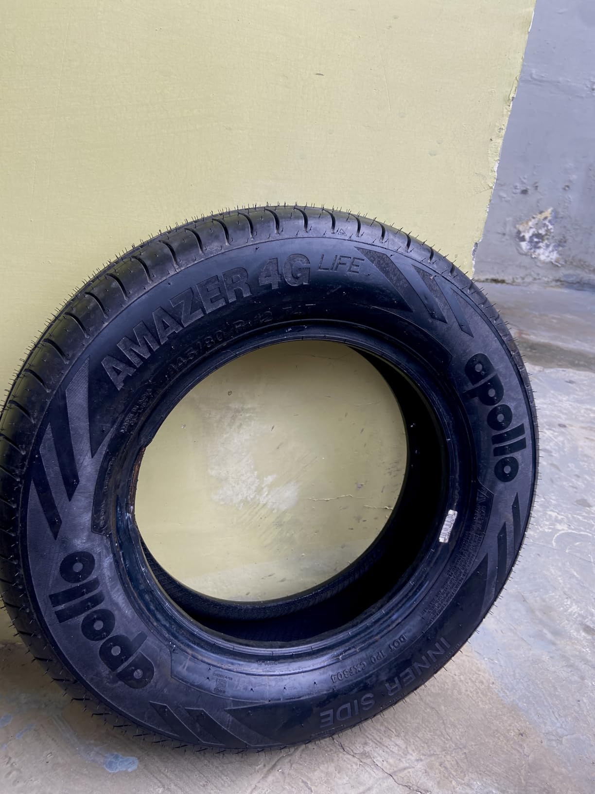 Apollo tyres Amazer 4G Life 145/80 R12 74T Tubeless Car Tyre : Amazon ...