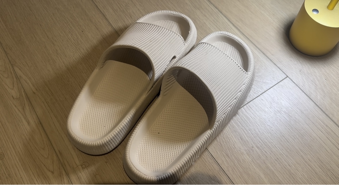 Watch 1 year review of these cloud slippers on Amazon Live