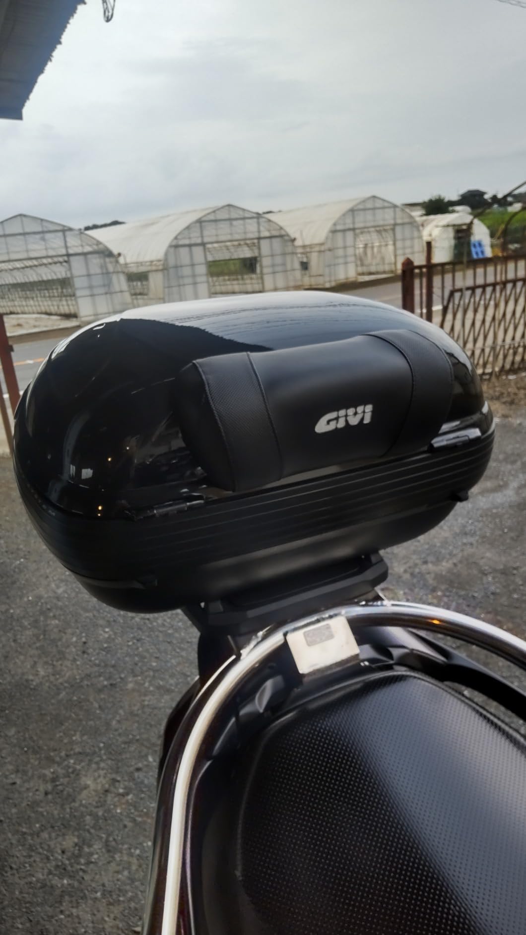 Amazon | GIVI(ジビ) バイク用 リアボックス モノキー オプション品(TRK46 / TRK33用) バックレスト E118 74987 | バックレスト | 車＆バイク