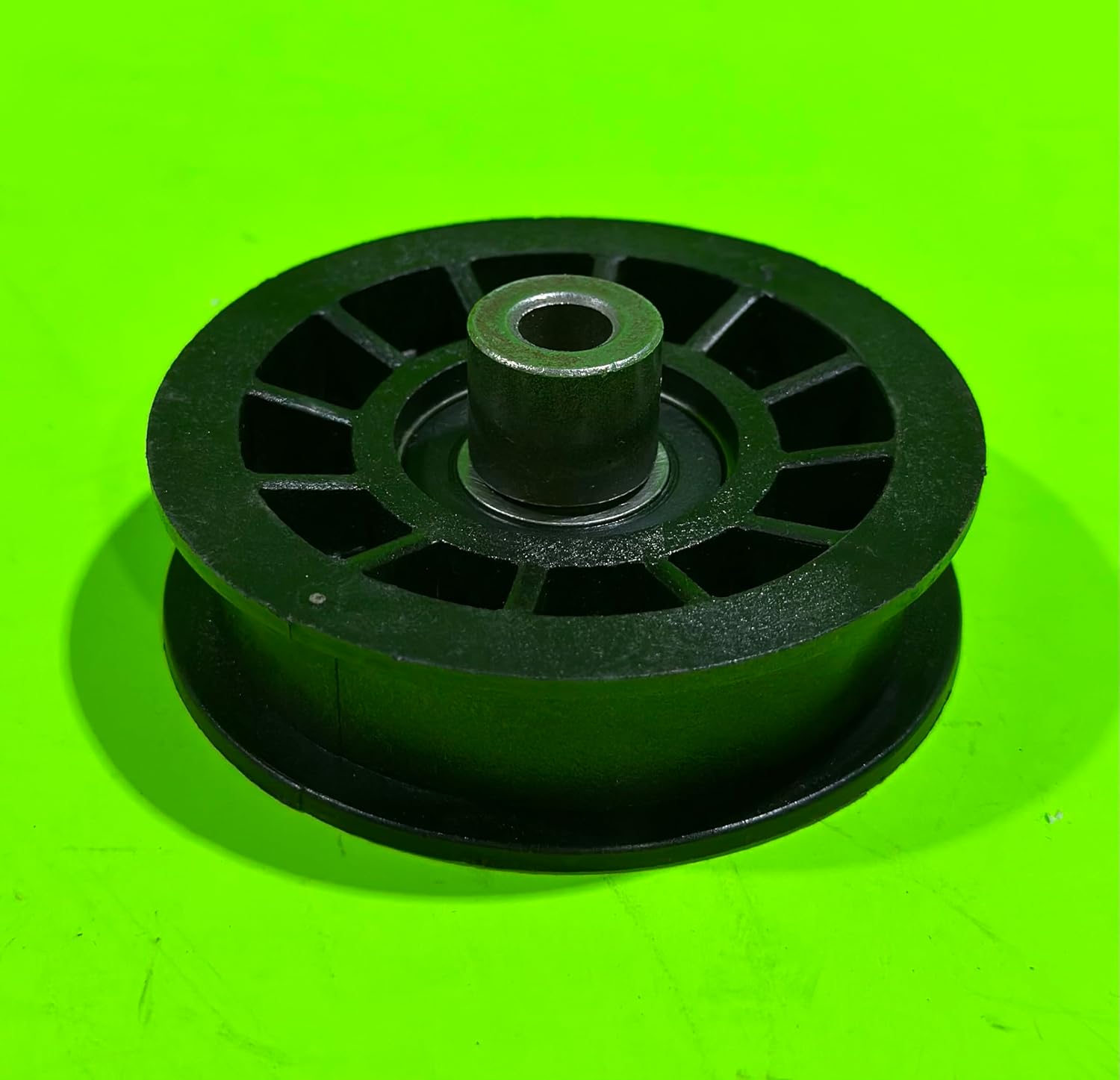 Amazon.com : Lawnmowerpartsworld Flat Idler Pulley for Poulan ...