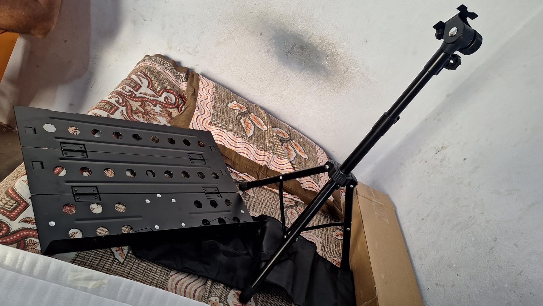 DEVICE OF URBAN INFOTECH Music Stand Lyric Stand Folding Music Sheet ...