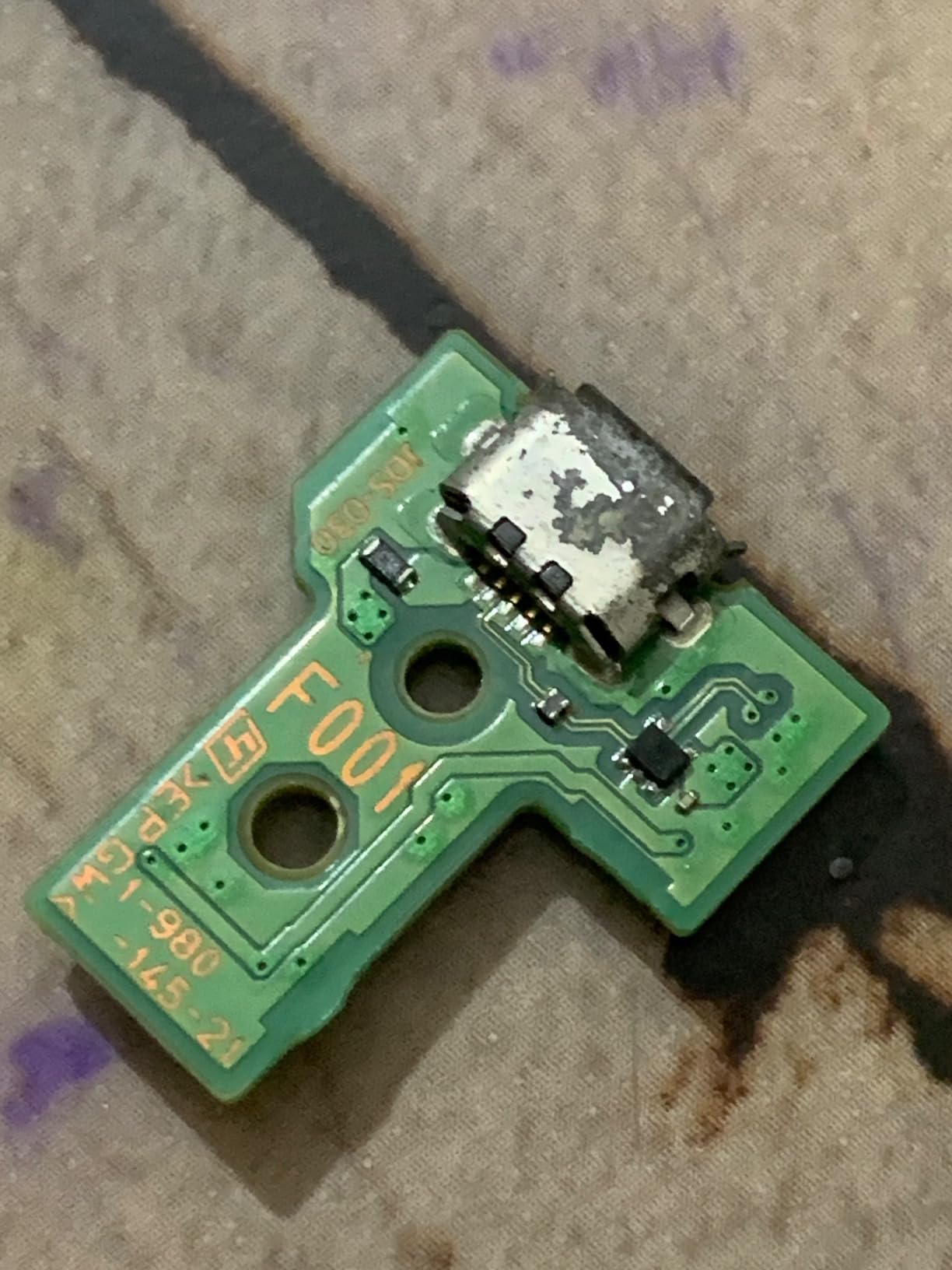 New World ® PS4 Playstation 4 Controller 12 Pin USB Charging Port ...