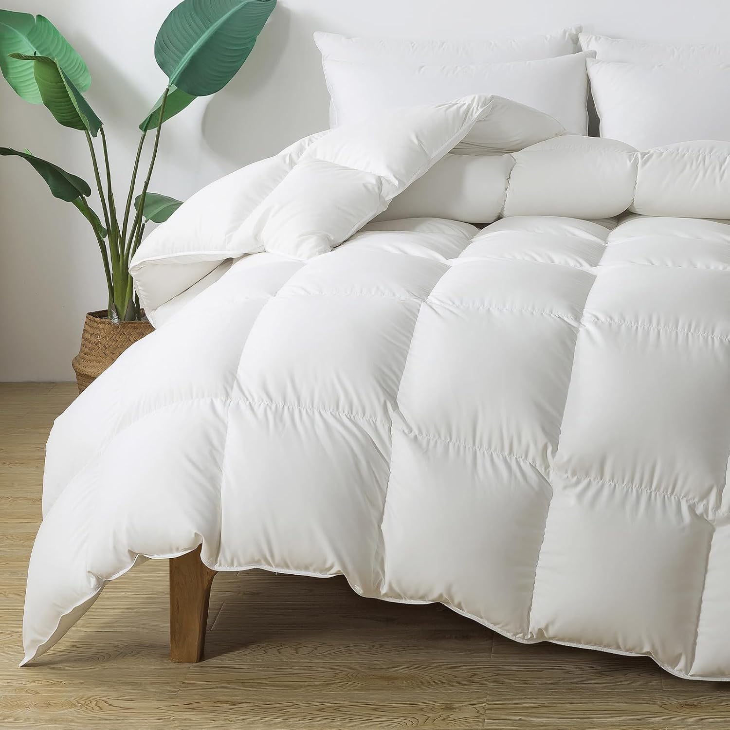 Amazon.com: Feathers Down Comforter Full Size, All Season Luxury Duvet ...