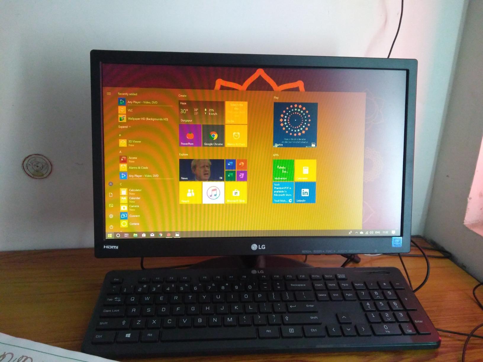 LG 19CH300A 18.5-inch All-in-One Desktop (Atom Z8300/2GB/32GB/Windows ...