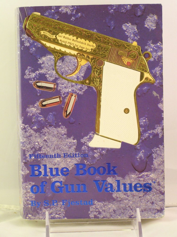 Amazon.com: Blue Book of Gun Values: 9780962594359: Fjestad, S. P.: Books