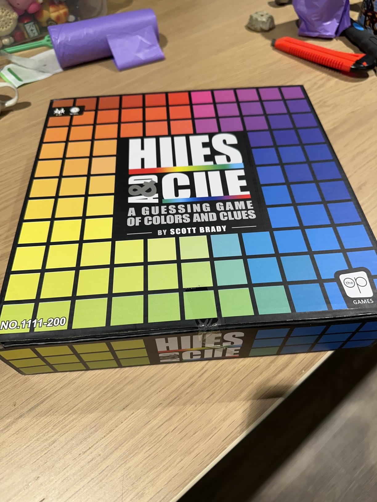 Hues and Cues A Guessing Game of Colours and Clues Board Game) : Amazon ...