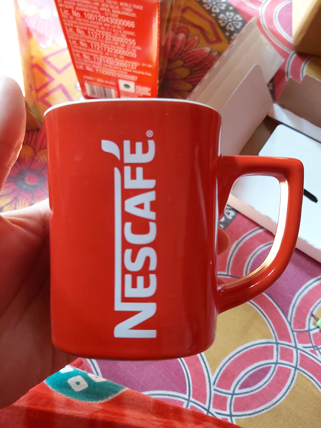 Nescafé Classic Instant Coffee, 100g Jar with Free Red Mug : Amazon.in ...