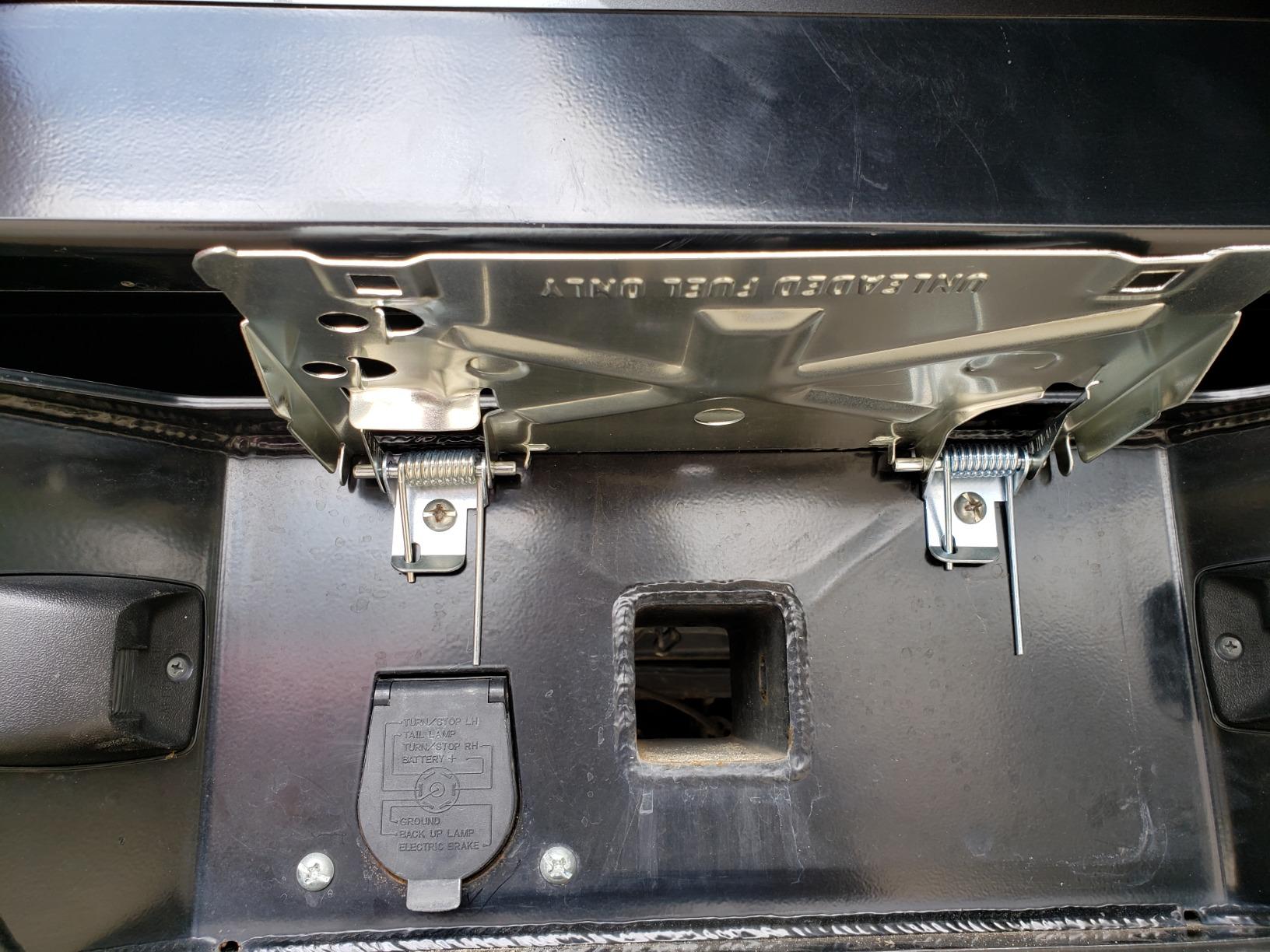 Amazon.com: Pilot FLP001 License Plate Flip Kit For Roll Pan : Automotive