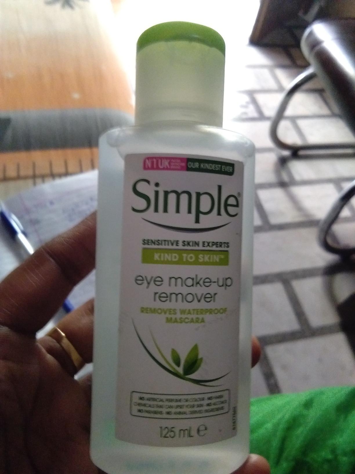 Simple Kind To Skin Eye Make-up Remover, 125 ml : Amazon.in: Beauty