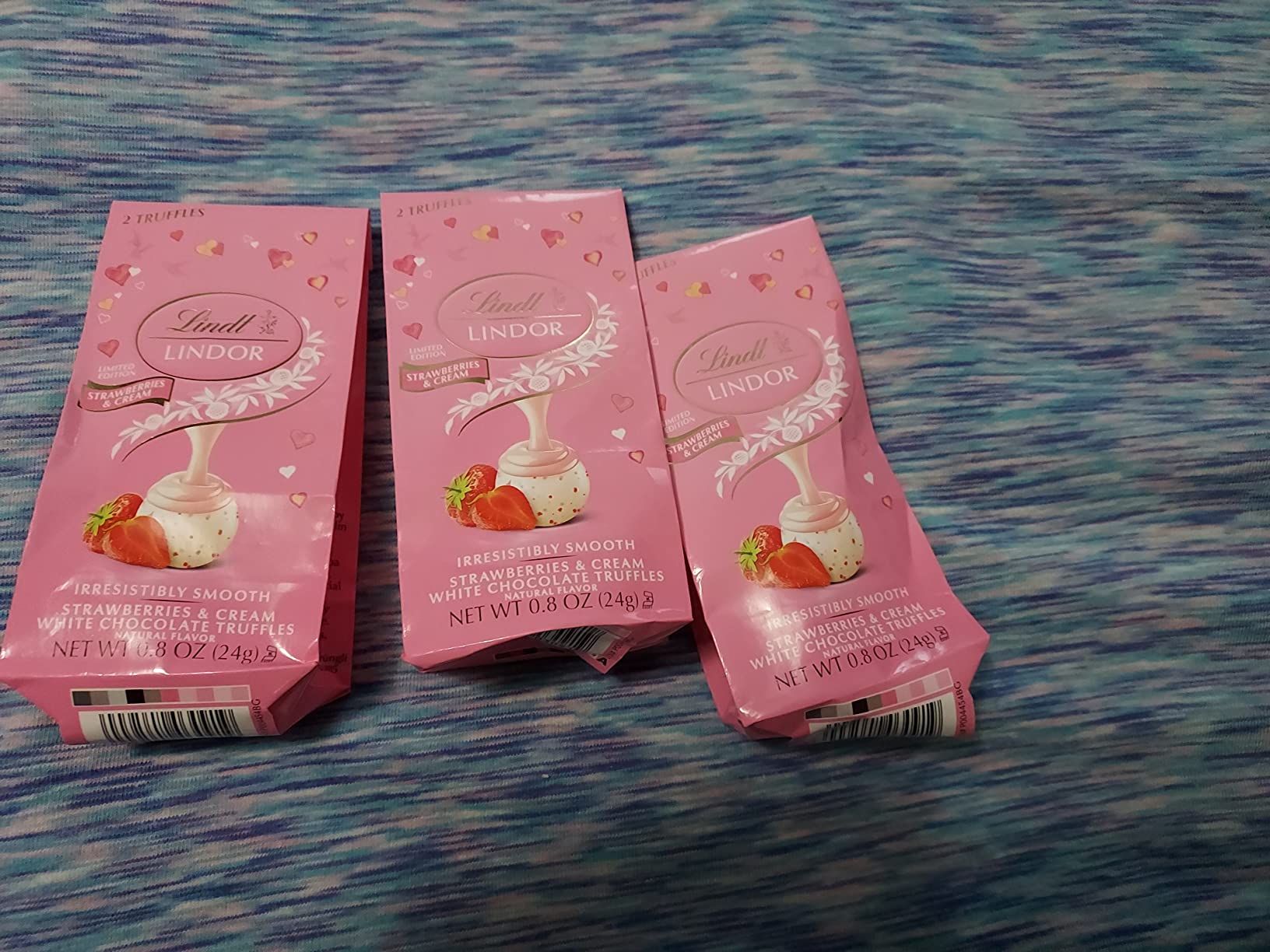 Amazon.com: Mini Lindor Strawberries and Creme Truffles, Individually ...