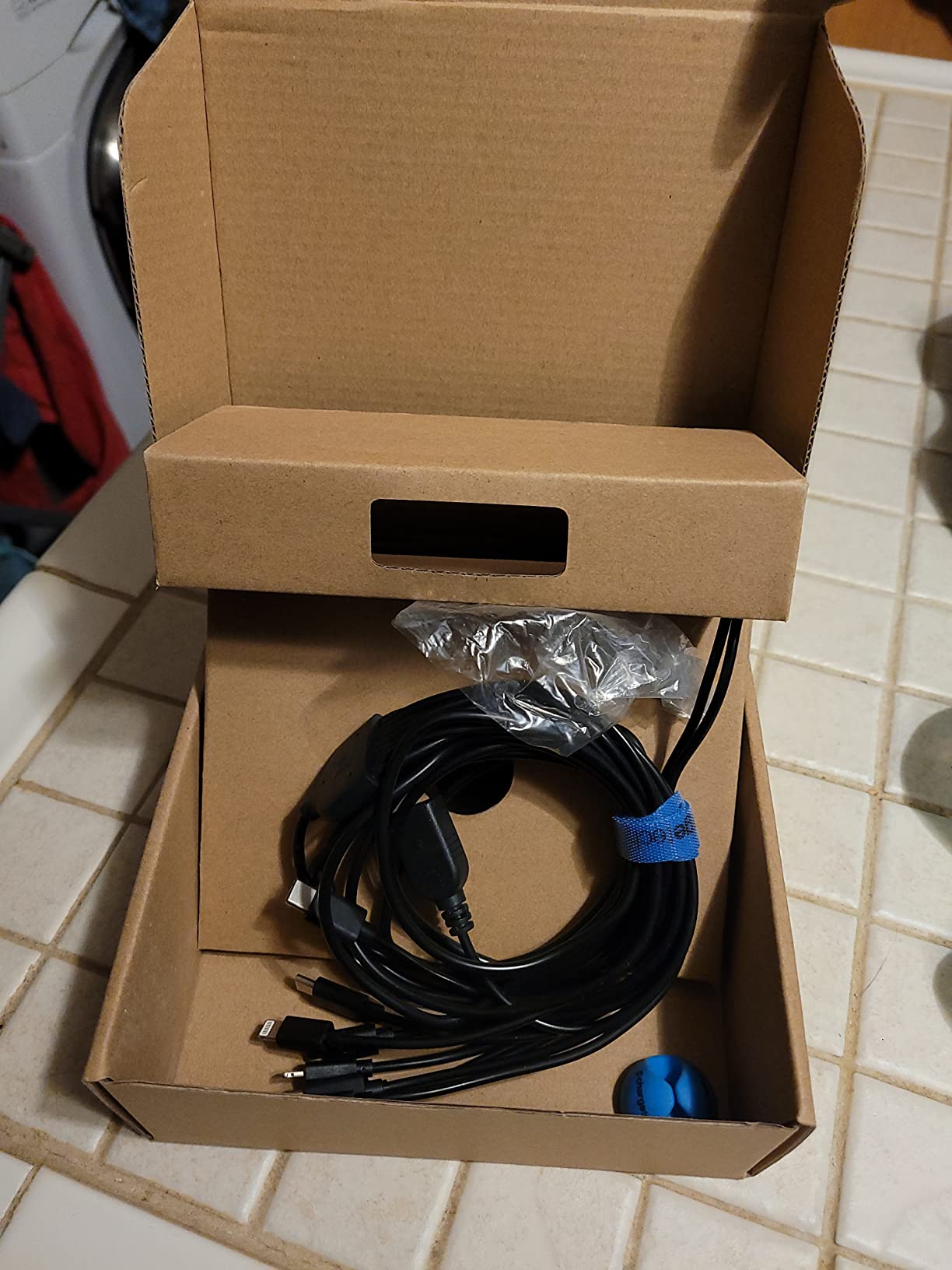 Amazon.com: ChargeTech Wall Mounted Cell Phone Charging Station Dock ...