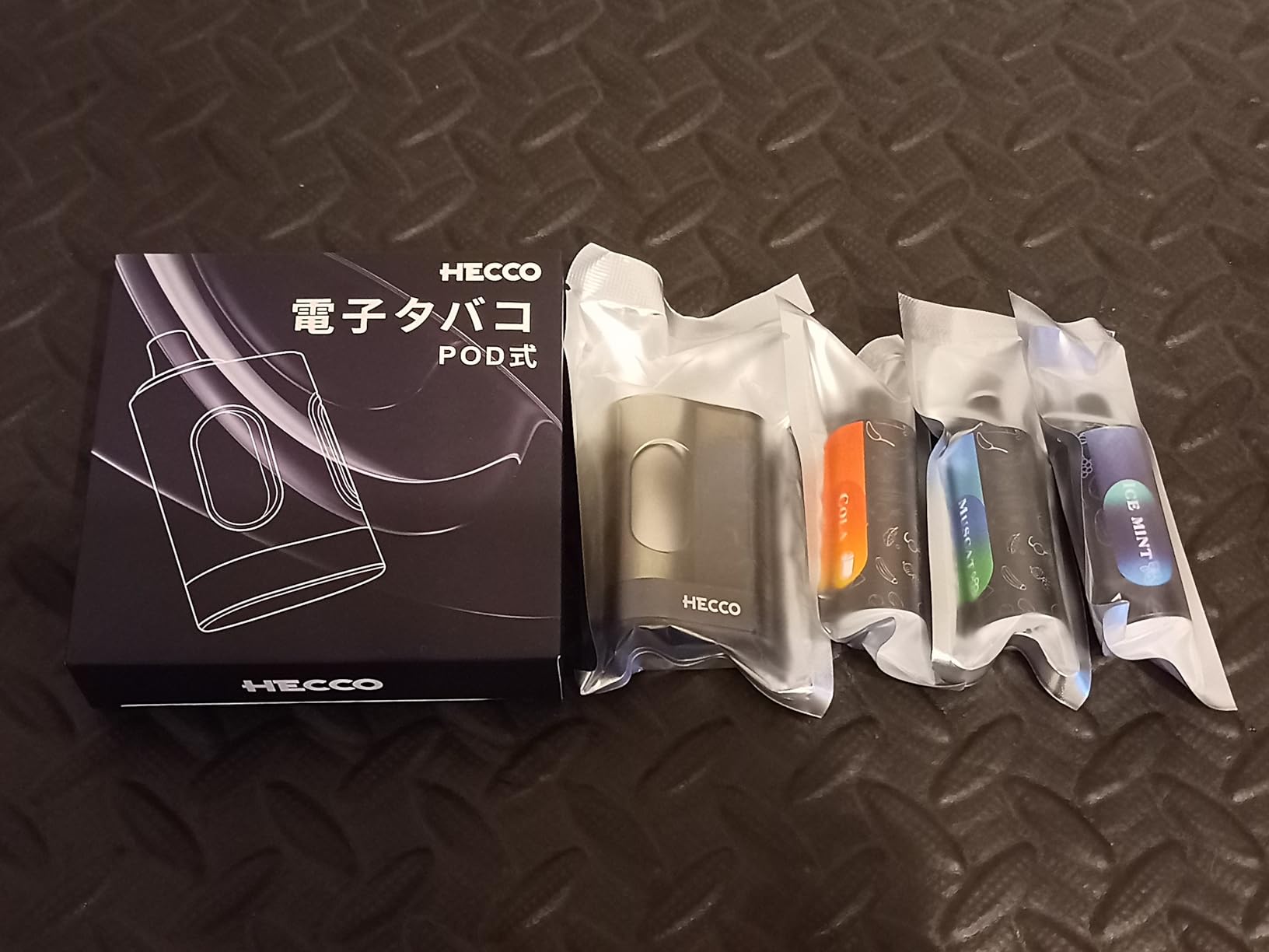 Amazon | HECCO 電子タバコ vape シーシャ ポッド3個付き 約15,000回吸引回数 カートリッジ交換可能 大容量 使い捨て 持ち運び ニコチン0 タール0 禁煙グッズ ...