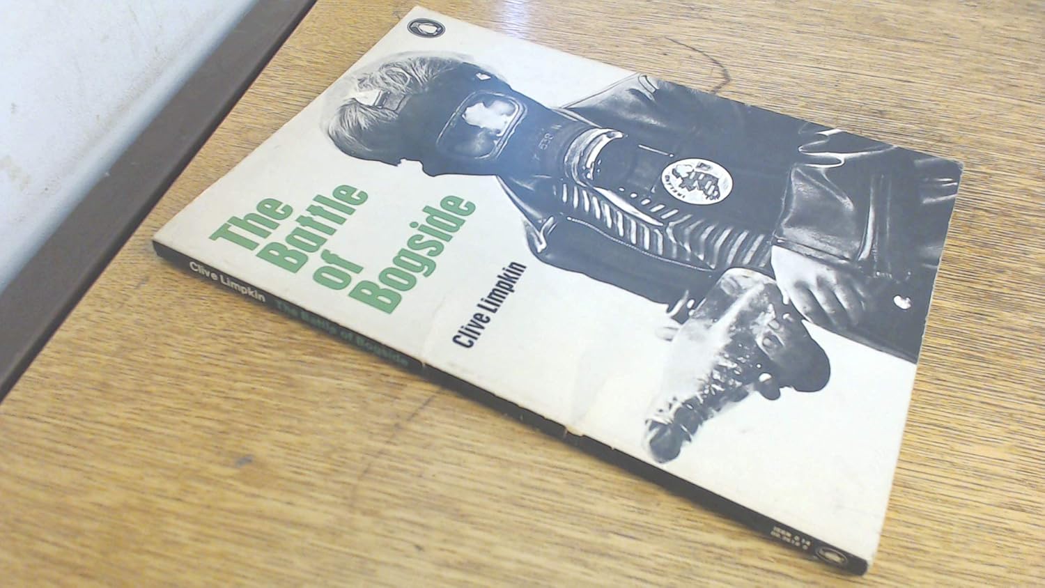 The Battle of Bogside: Limpkin, Clive: 9780140036183: Amazon.com: Books