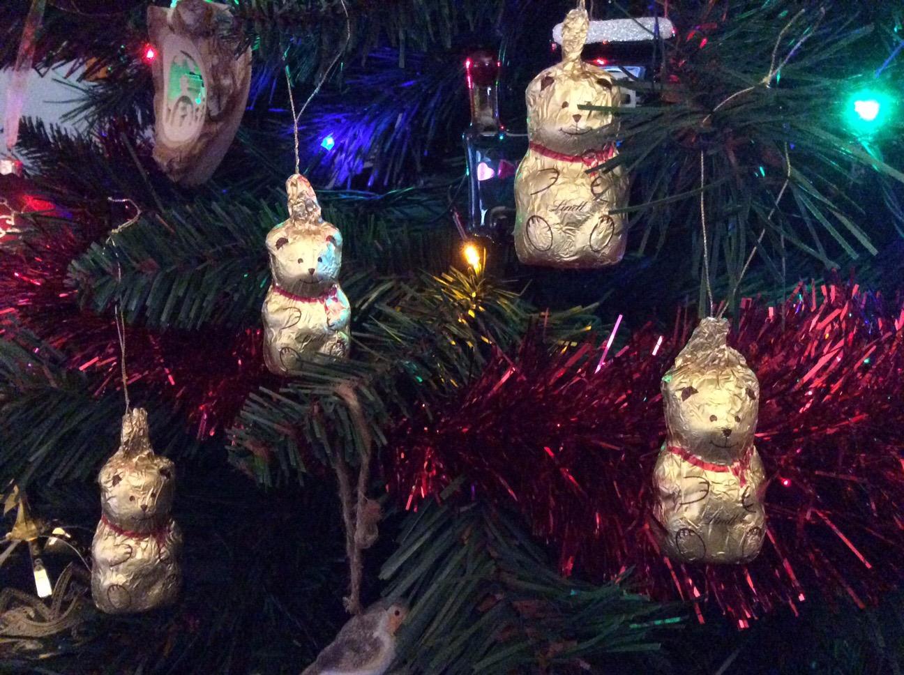 Lindt Milk Chocolate Teddy Gold Christmas Tree Decorations | Contains 6 ...