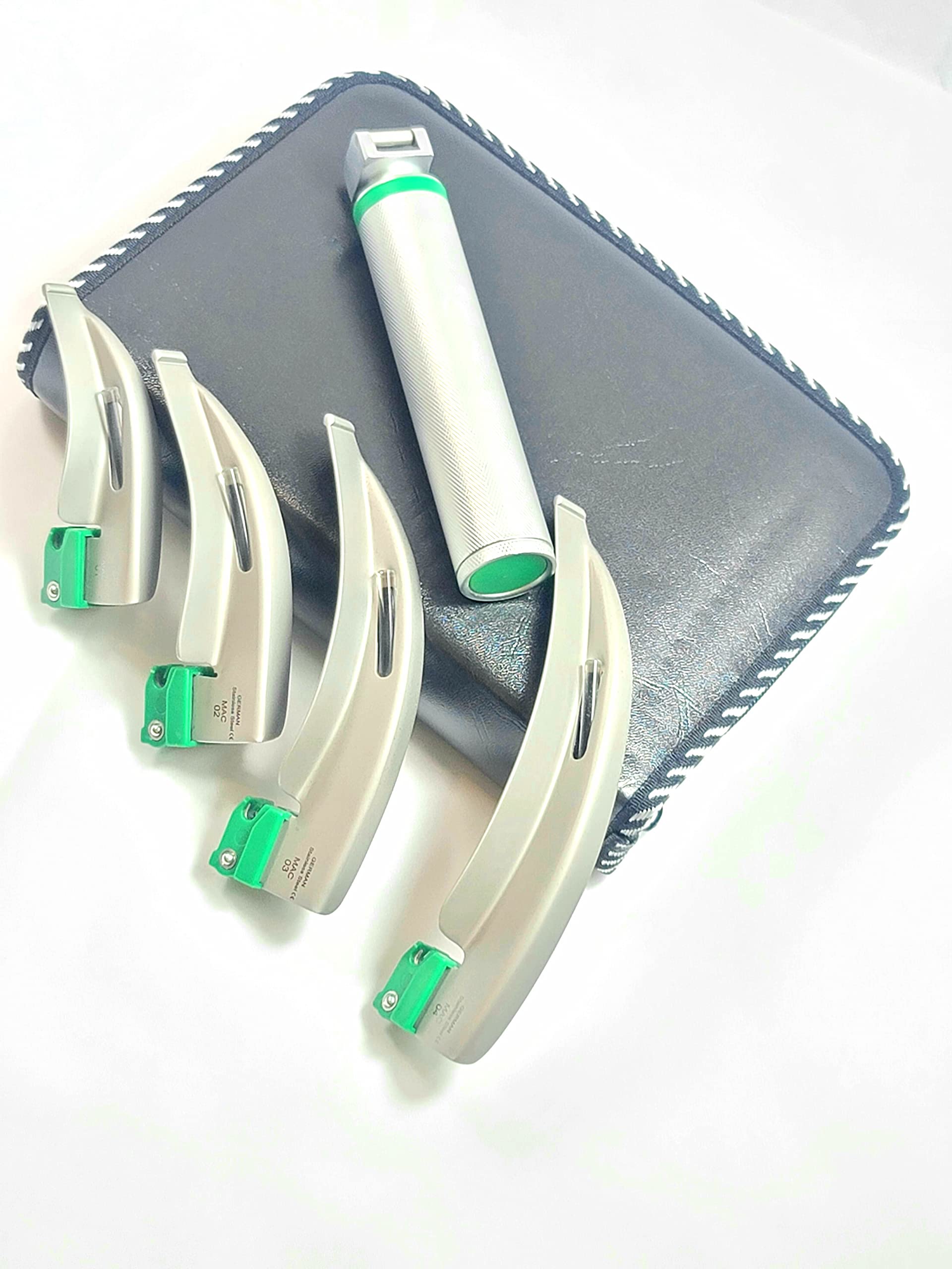 ARTLAB -New Airway Intubation Kit with 4 Curved Blades 1 Handle Green ...