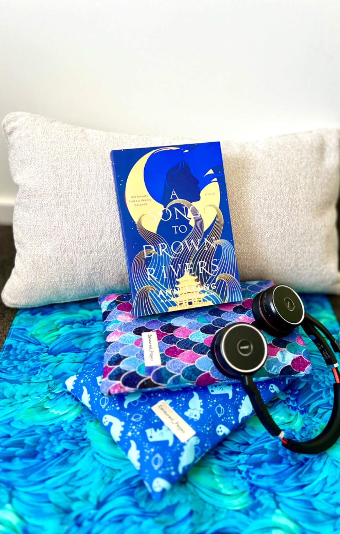 A Song to Drown Rivers : Liang, Ann: Amazon.com.au: Books