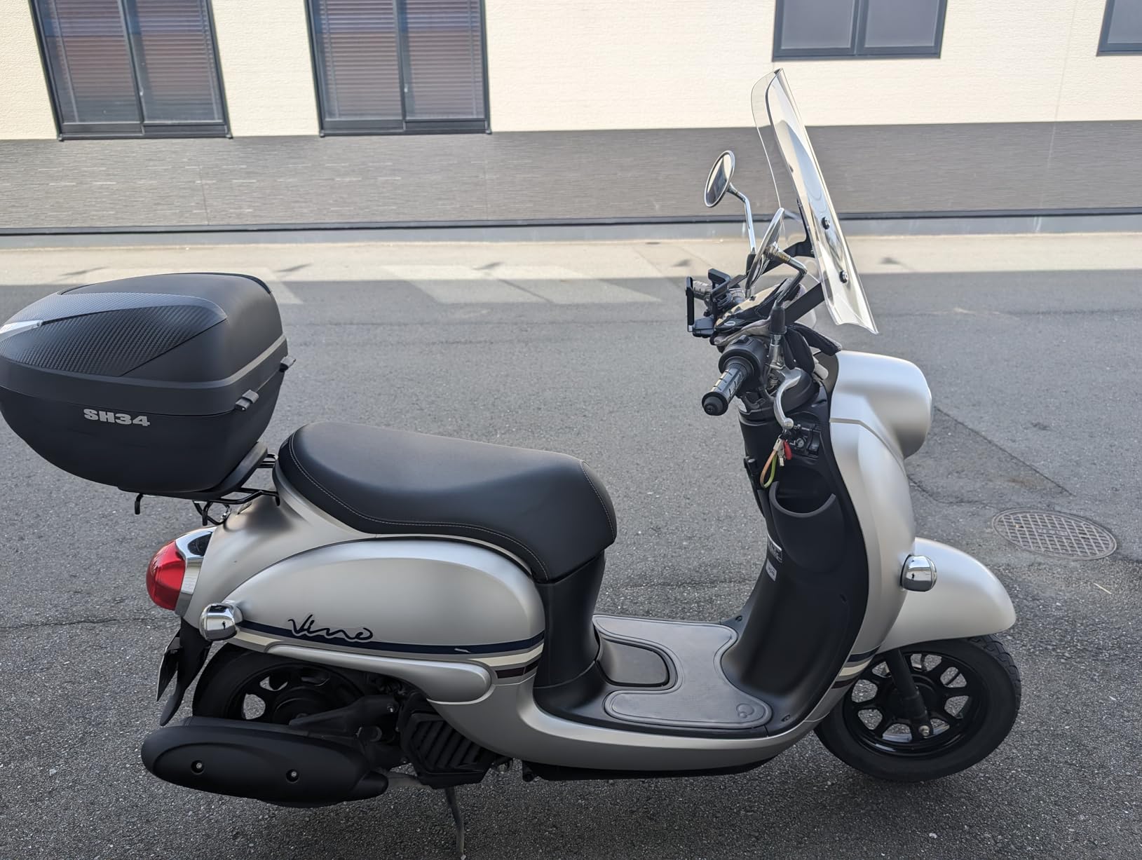 Amazon | Vino ヤマハ ビーノ 2BH-AY02 ウインドシールド 风防 ロング クリアー 幅広 風防 改造 かっこいい 安定感 厚め 改良 | スクリーン本体 | 車＆バイク