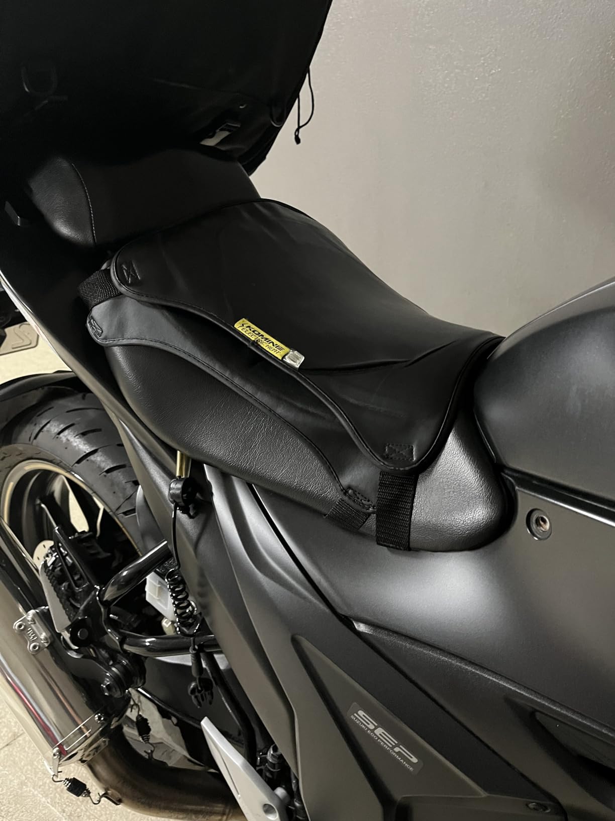 Amazon | EFFEX(エフェックス) ゲルザブ R バイクシート 巻きつけタイプ GEL-ZAB EHZ3136 オートバイ 二輪用 EHZ3136 | シートカバー | 車＆バイク