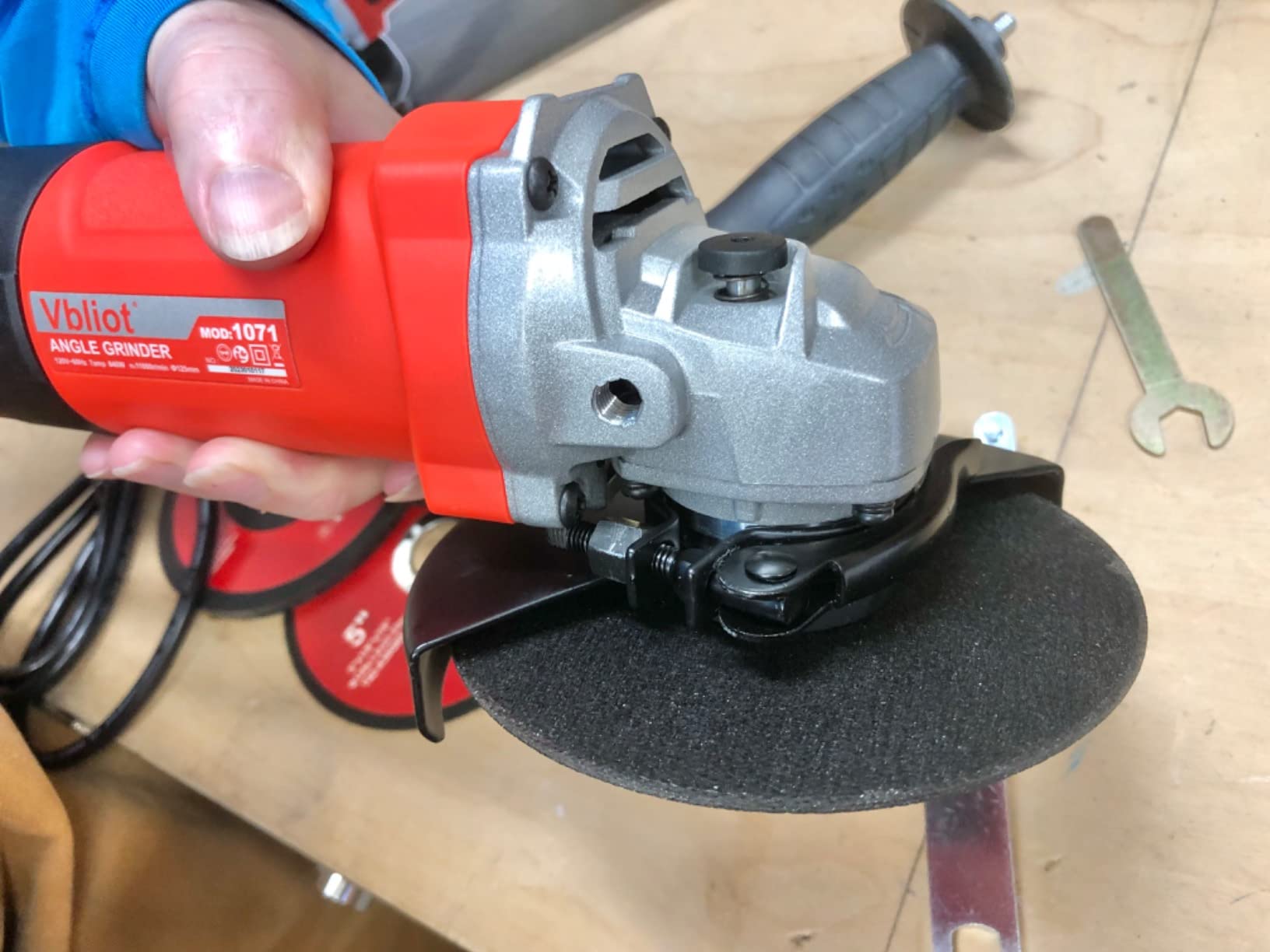 $11/mo - Finance VBLIOT 850w Angle Grinder 5 Inch Power Grinder Tool 7 ...