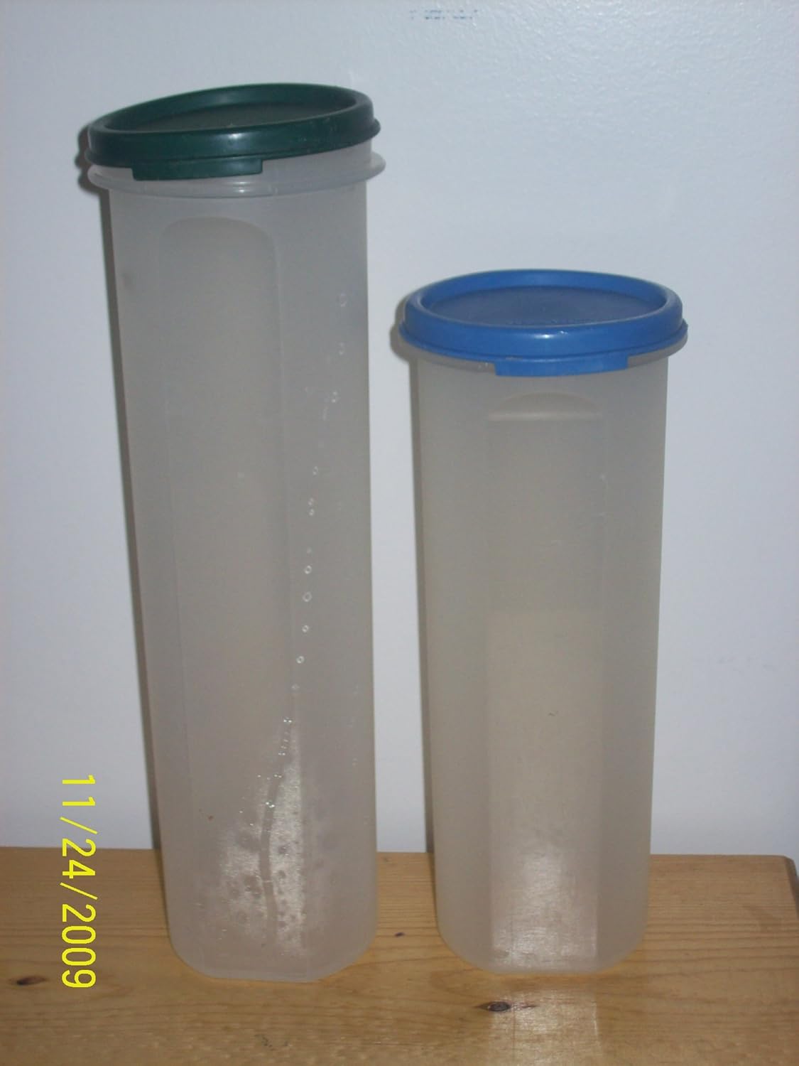 Amazon.com: Tupperware Spagetti Storage Containers (Set of 2): Food ...