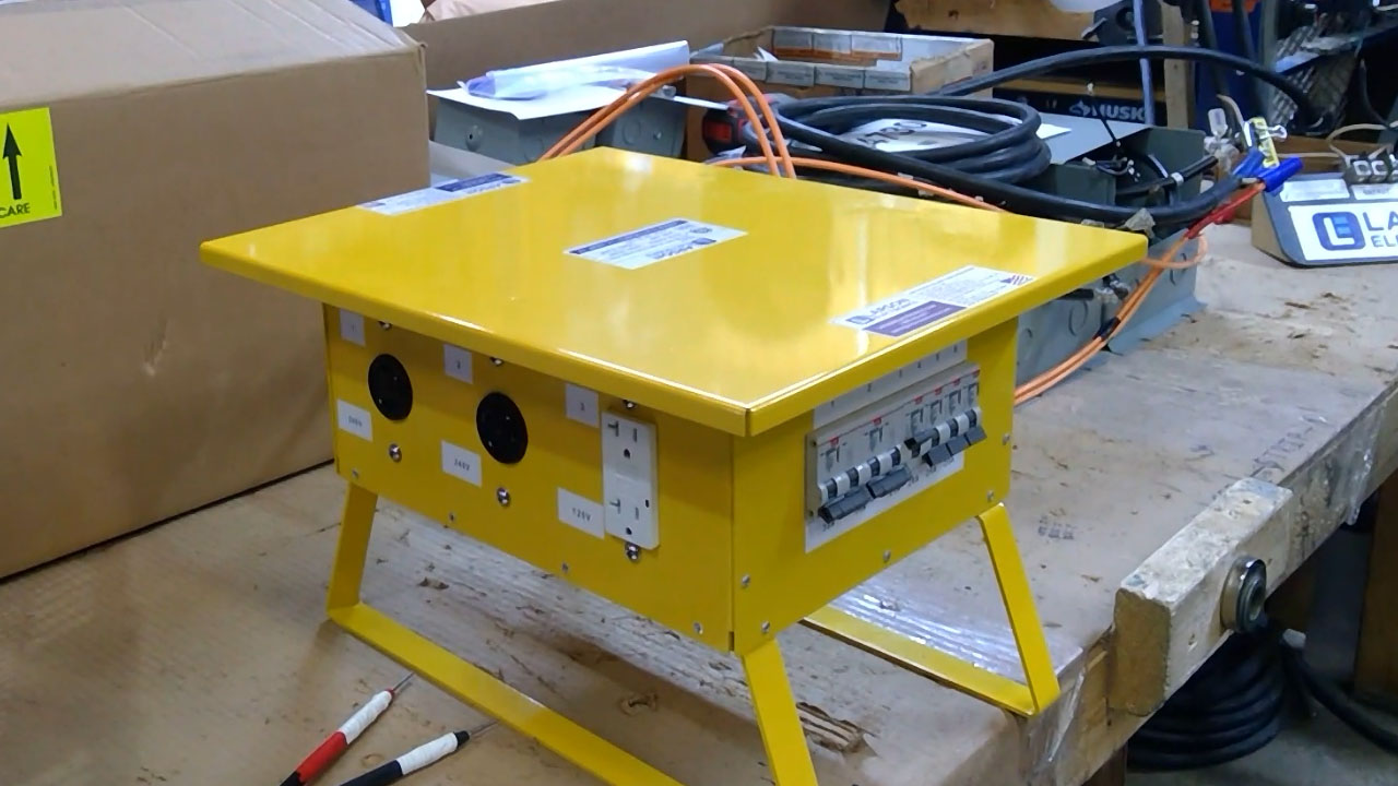 Watch Portable Spider Box - 125/250V Input - ﹙1﹚ 50A CS6369 on Amazon Live