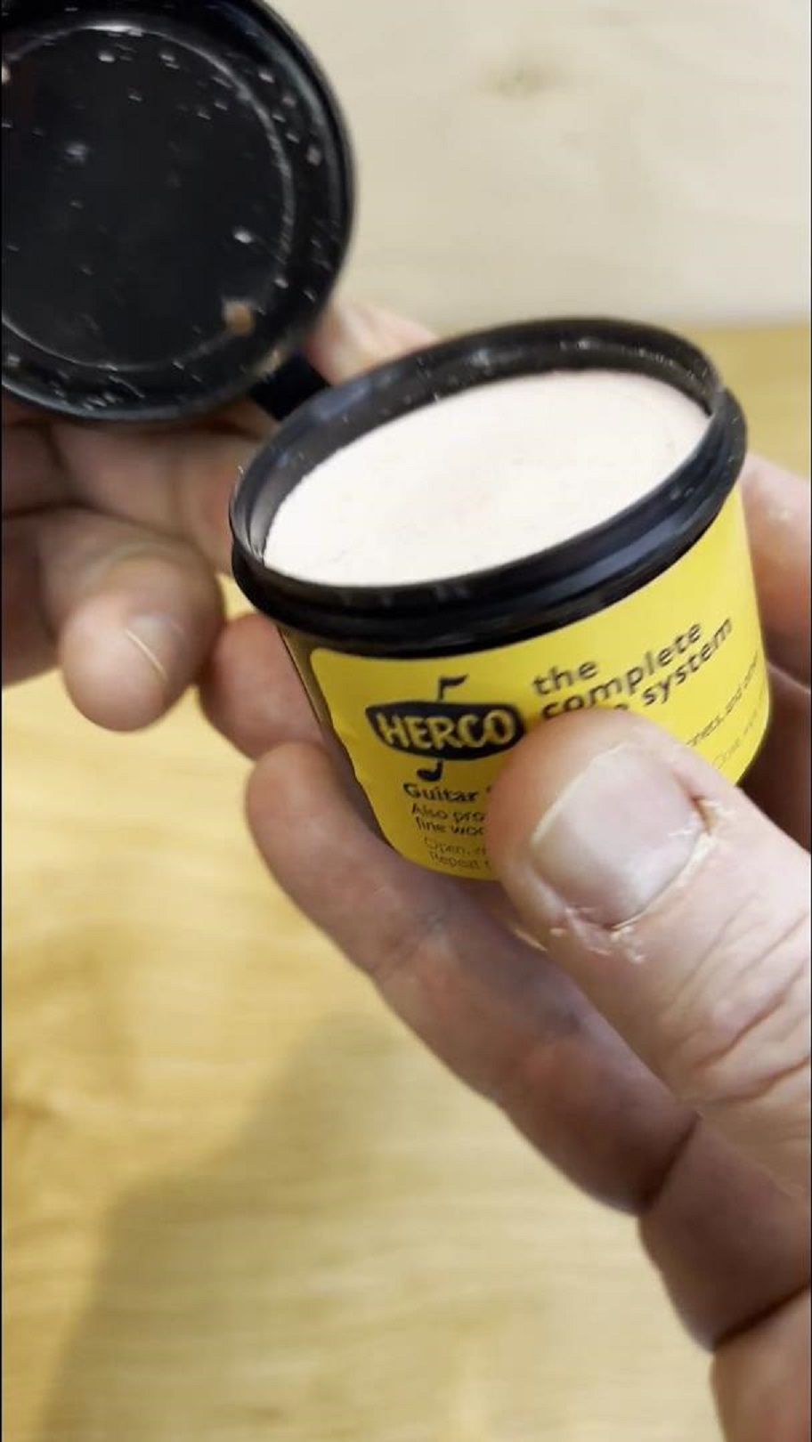 Watch Herco Humidifier for Guitar and Fine Wooden Instruments on Amazon ...