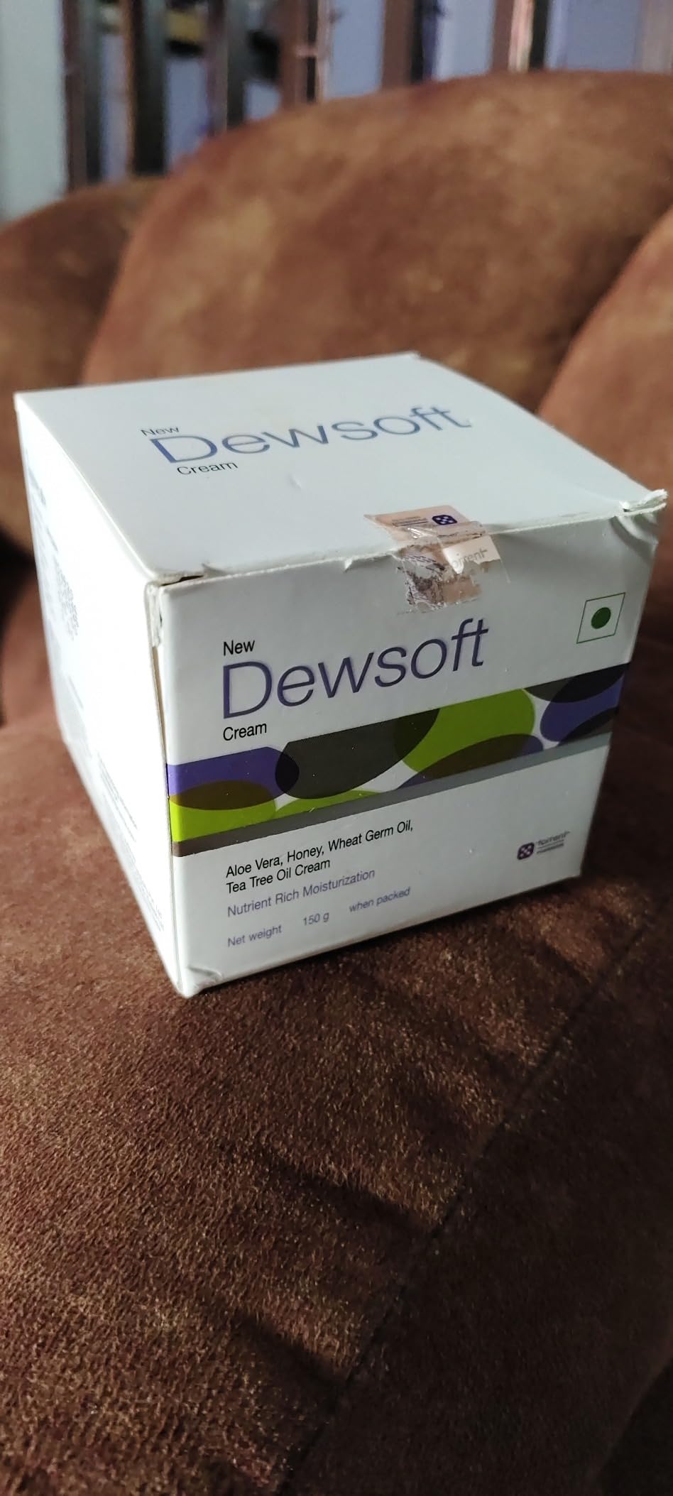 New Dewsoft Cream, Moisturizer To Keep The Skin Soft, Healthy & Glowing ...