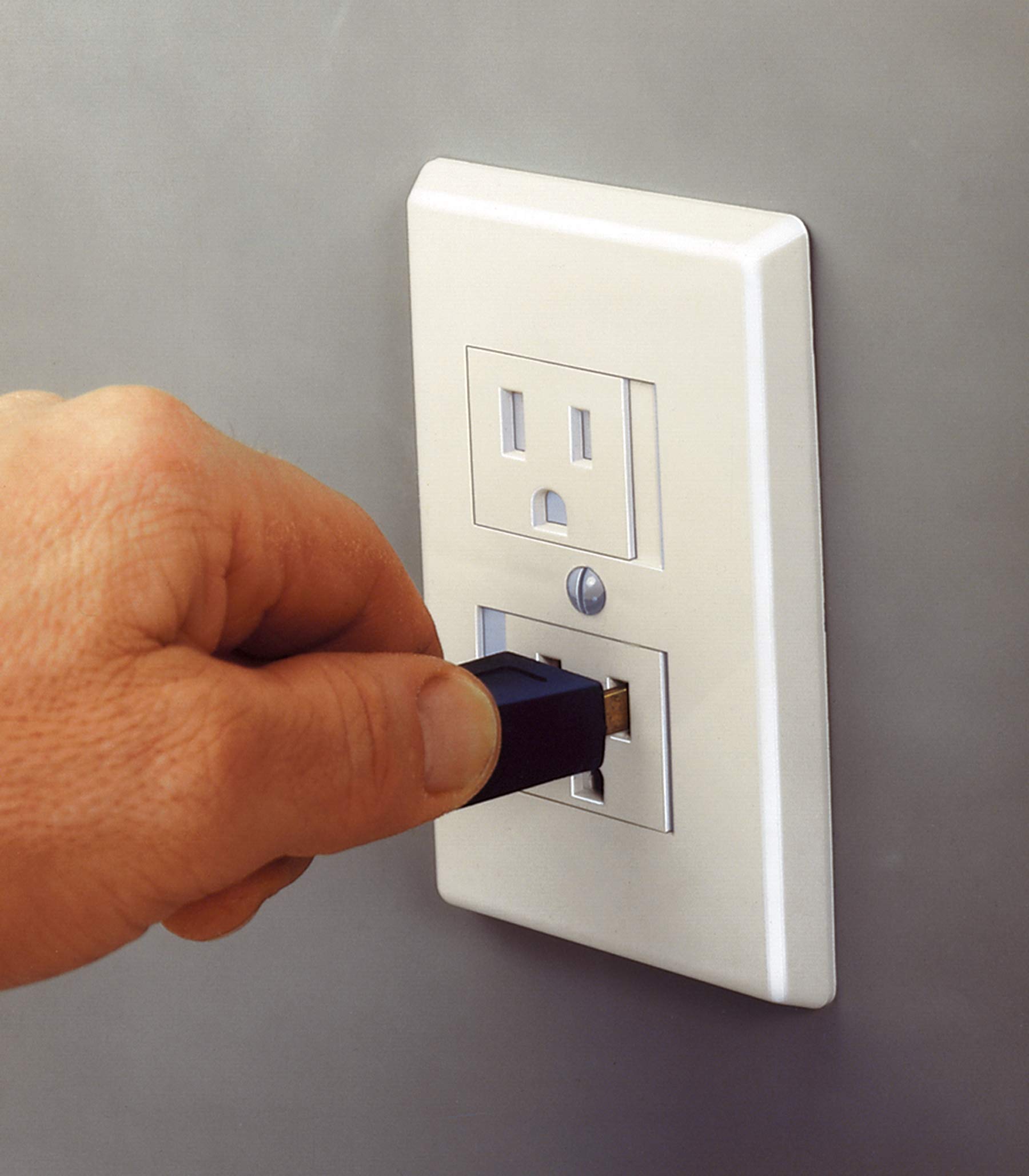 Snapklik.com : Mommys Helper Safe Plate Self Closing Electrical Outlet ...