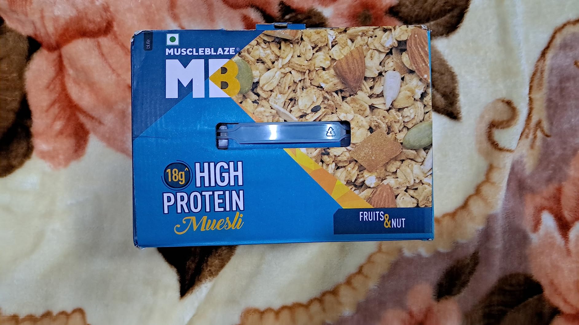 MuscleBlaze Fit High Protein Muesli 1 kg, Dark Chocolate & Cranberry ...