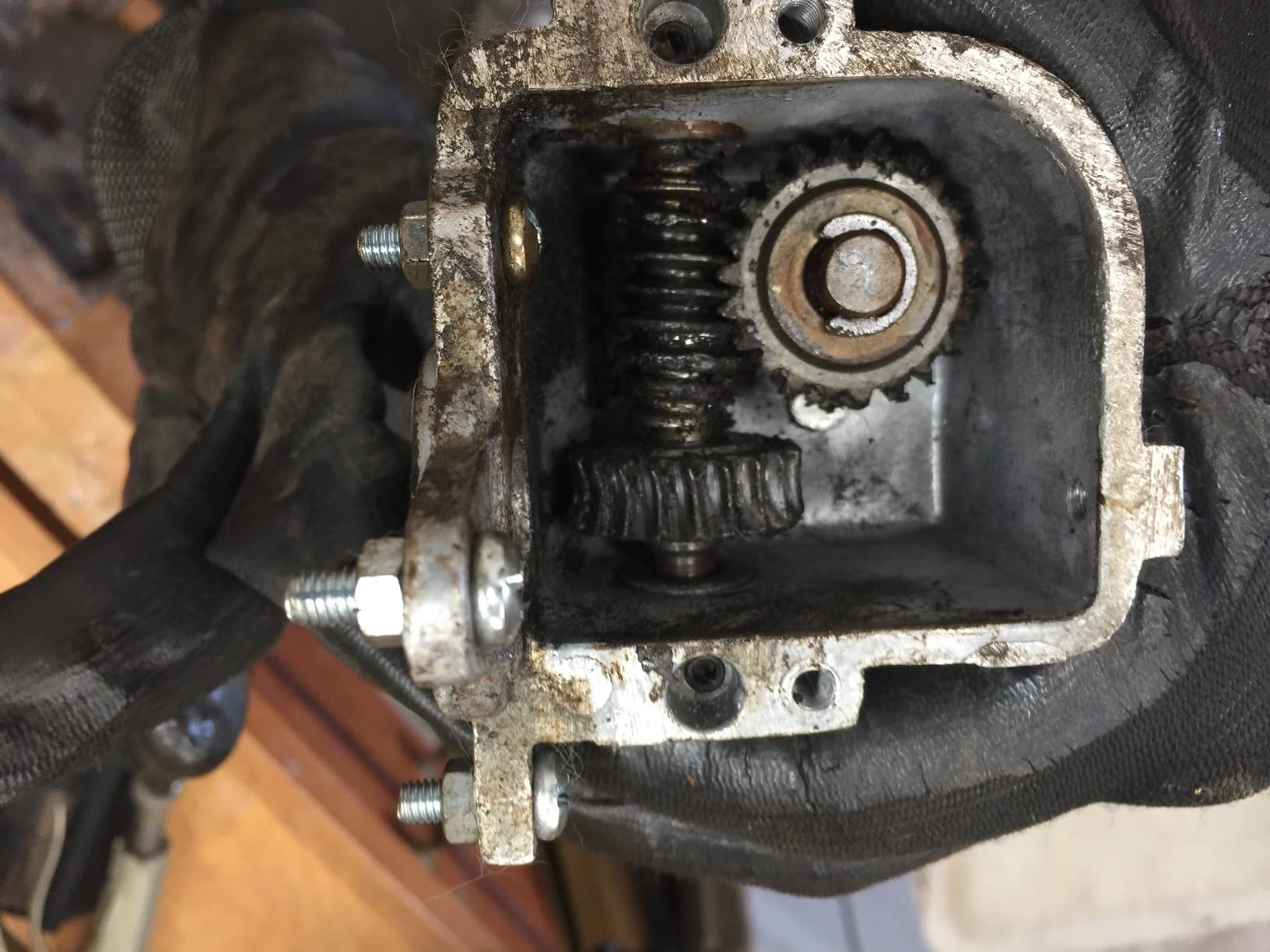 Amazon.com: Strongway Oscillating Wall-Mounted Fan - 30in. 7500 CFM ...