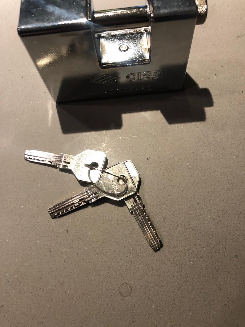 CISA 4'' (100mm) Rectangular Heavy Duty Armored Padlock with 2 Keys ...