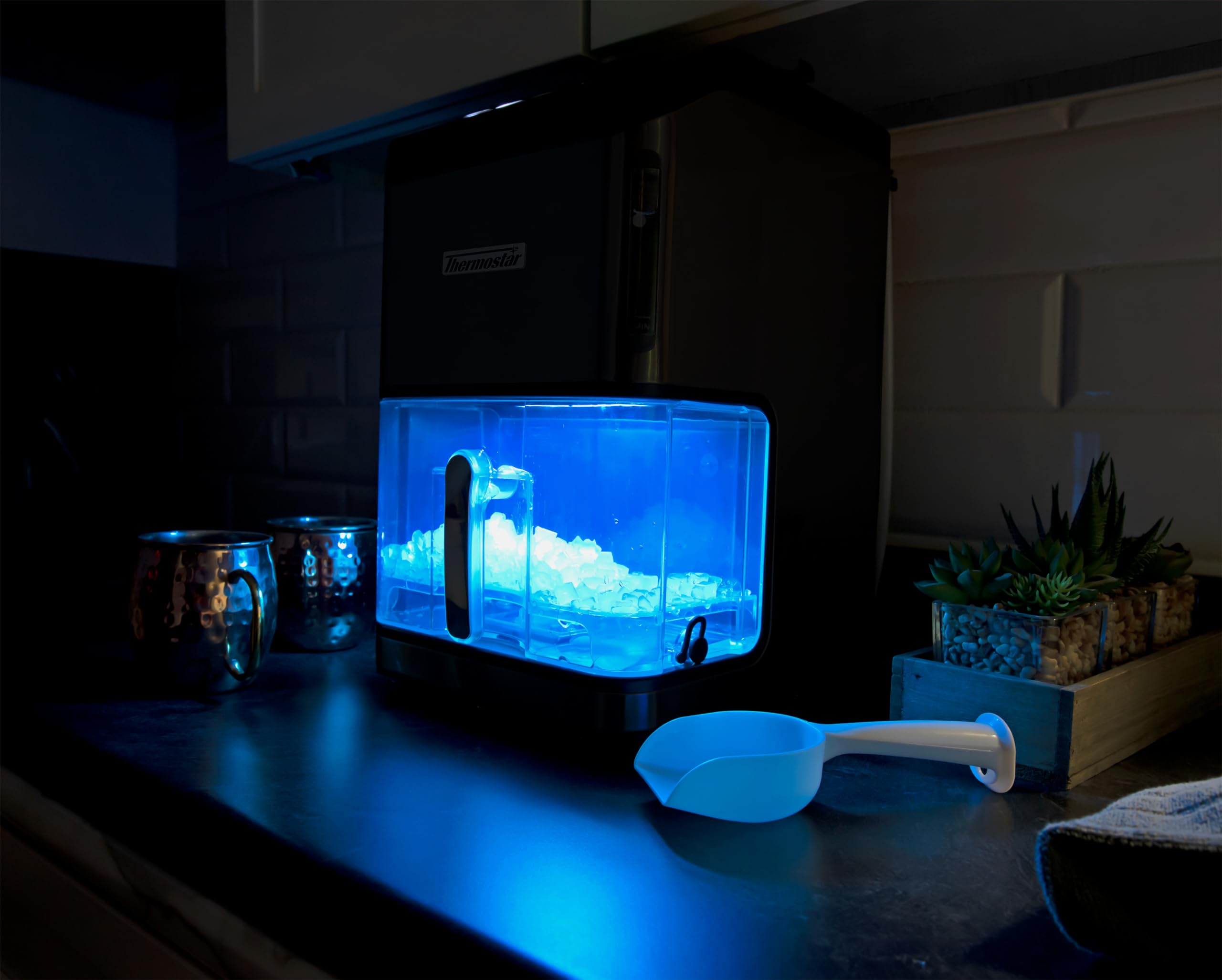 Snapklik.com : Igloo Thermostar 40-Pound Nugget Ice Maker