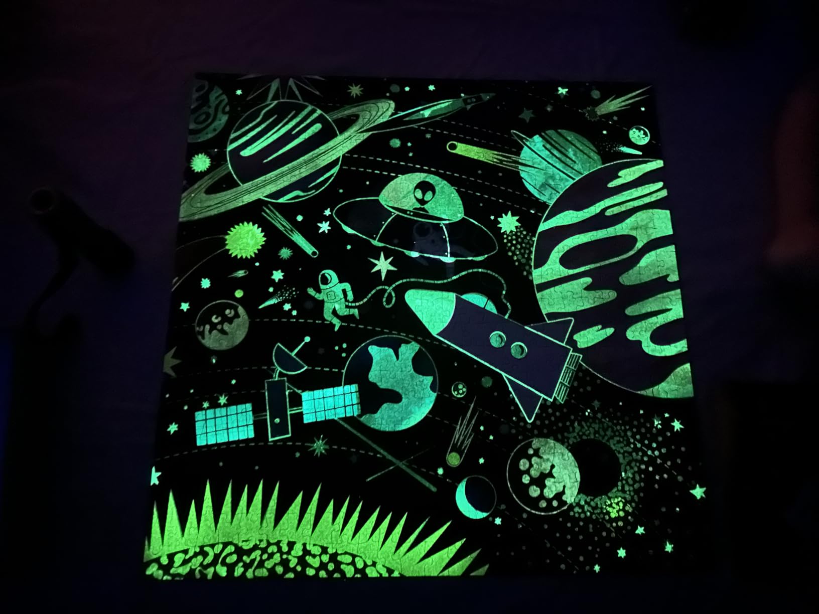 $6/mo - Finance Mudpuppy Ocean Illuminated 500 Piece Glow in the Dark ...