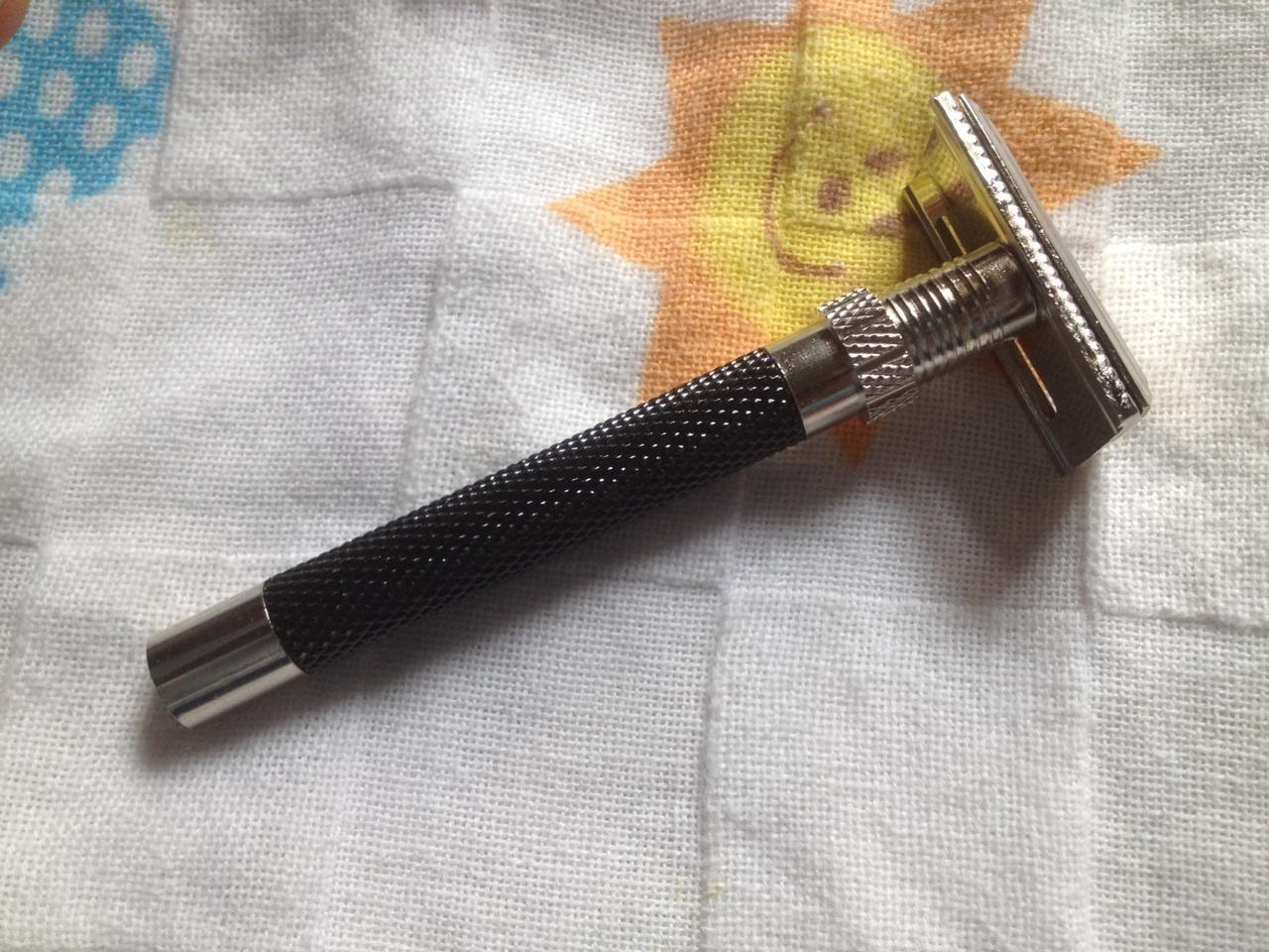 PRAMUKH STORE Long Handle Double Edge Safety Razor Brass Razor For Men ...