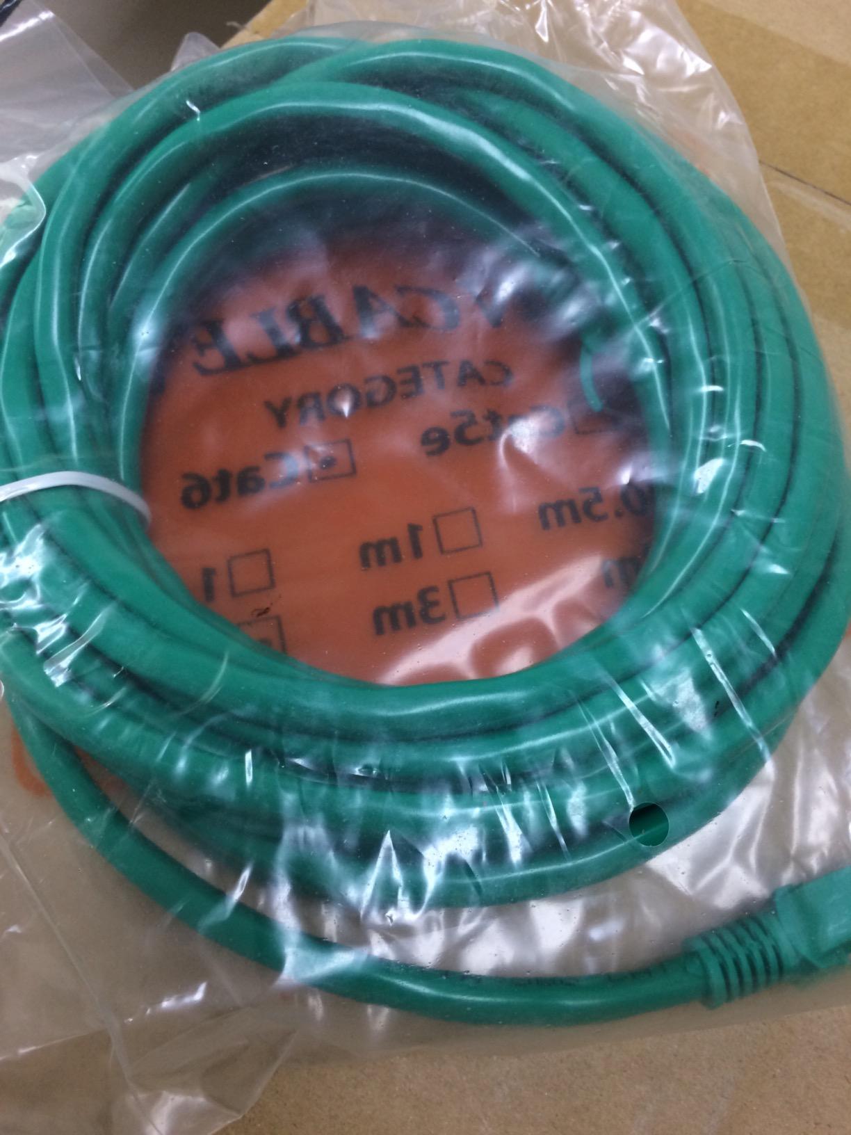 Amazon.co.jp: GSPOWER LANケーブル cat6 自作用 箱もの 青 200m : パソコン・周辺機器