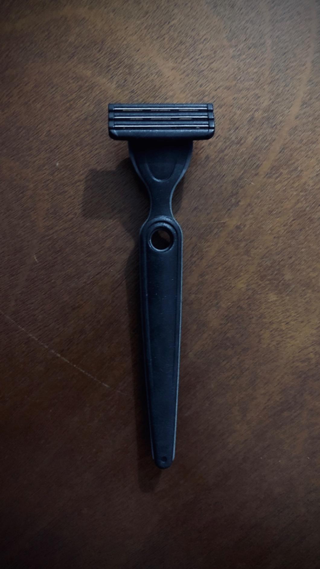 Bombay Shaving Co Defender Manual Razor For Men (1 Handle + 1 Regular ...