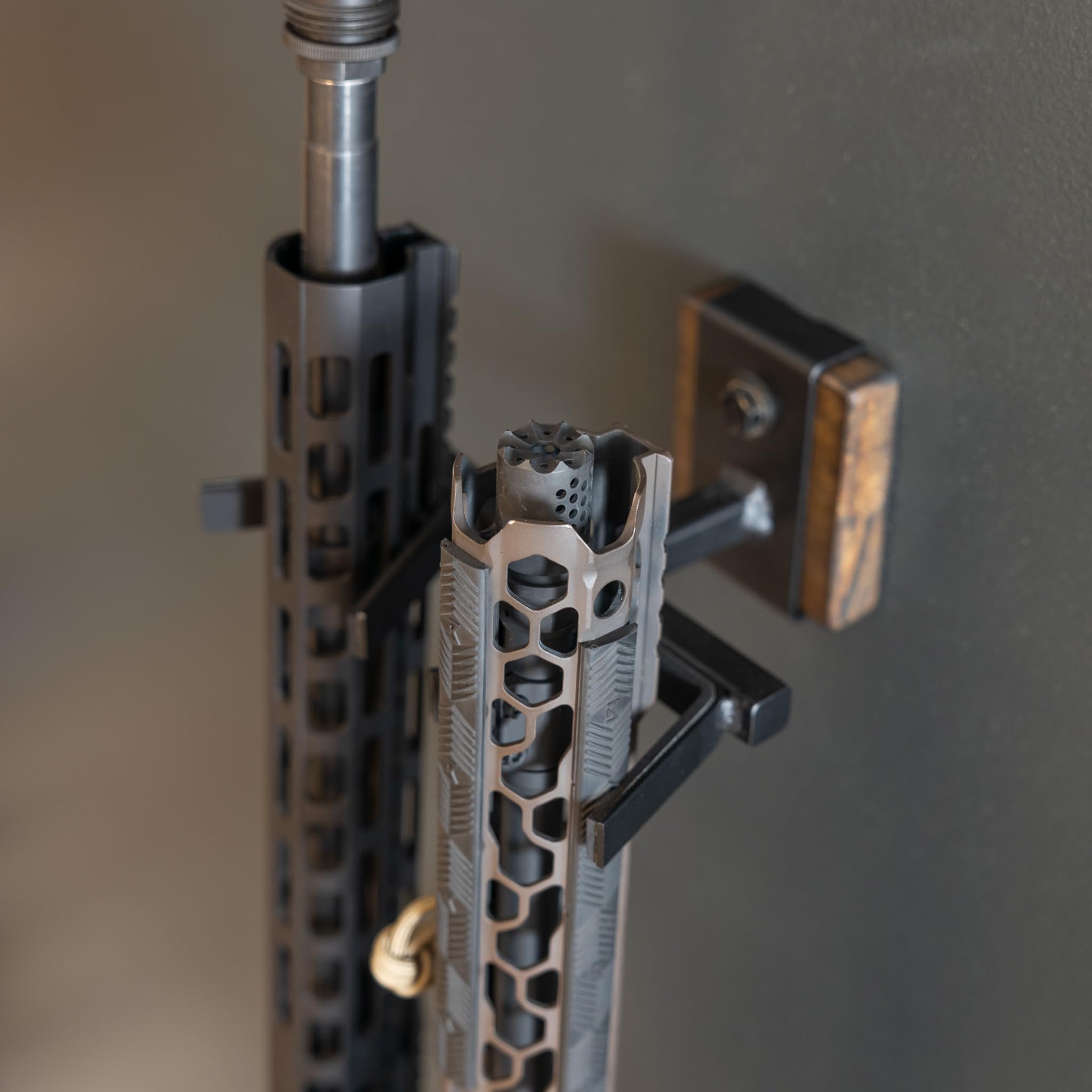 Snapklik.com : Indoor 2 Gun Rack For Wall, Rifle Rack And Shotgun Wall ...