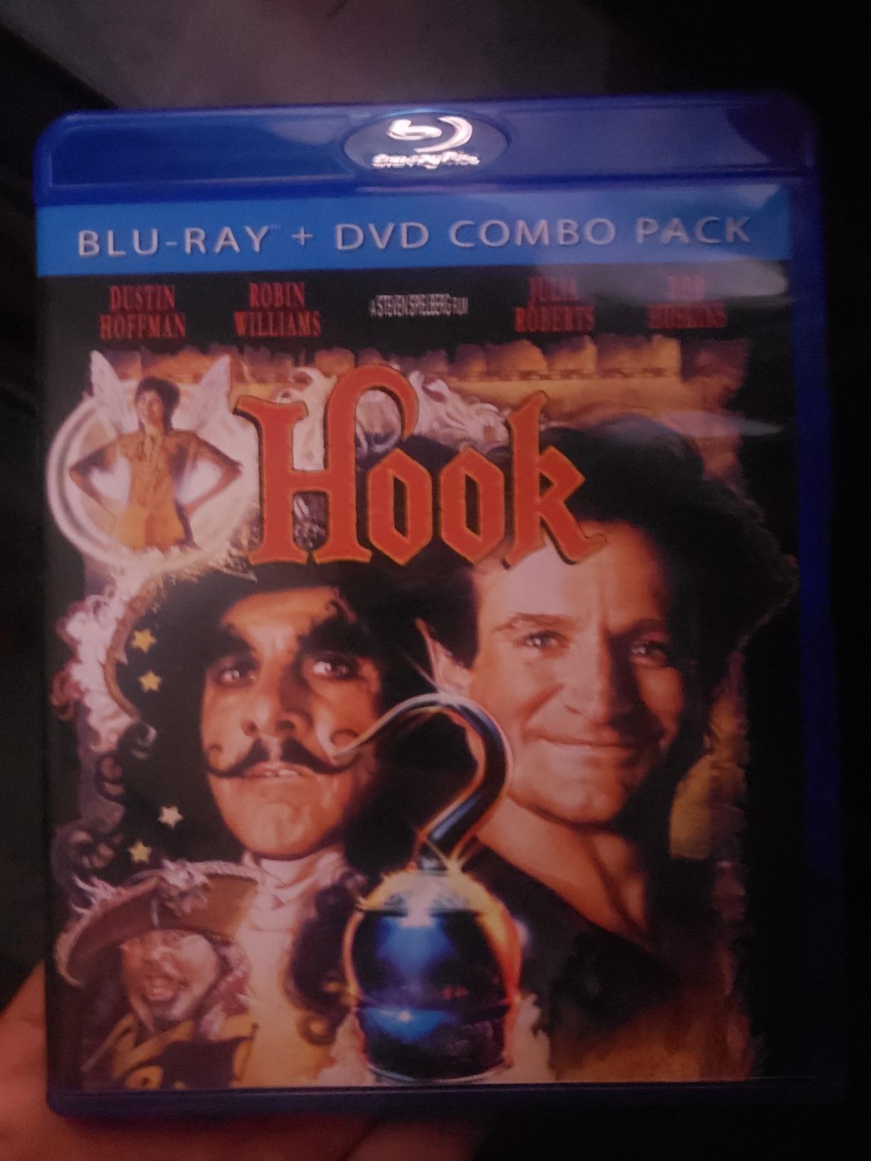 Amazon.com: Hook : Dustin Hoffman, Robin Williams, Julia Roberts, Bob ...