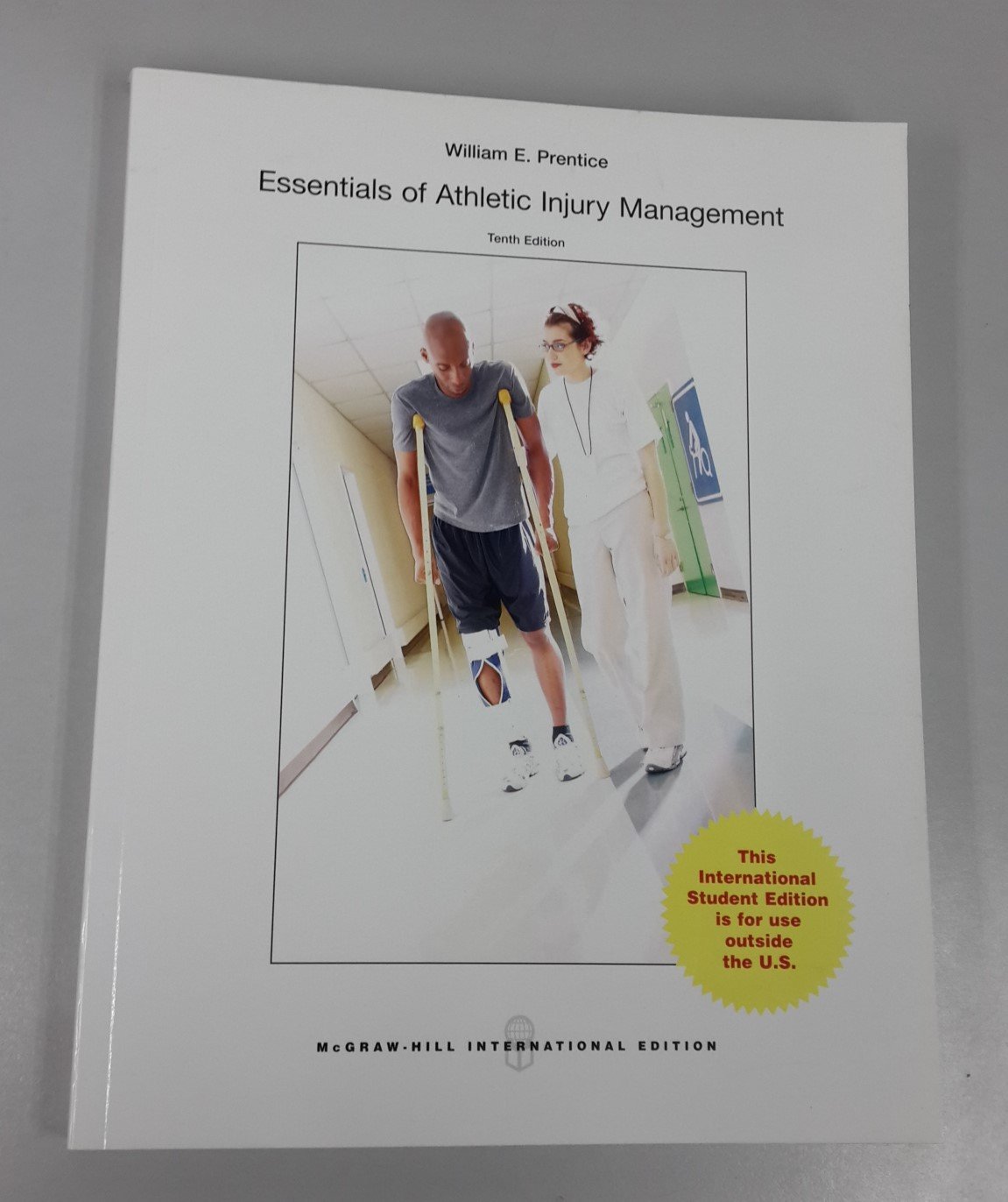 Essentials of Athletic Injury Management: 9789814738262: Amazon.com: Books