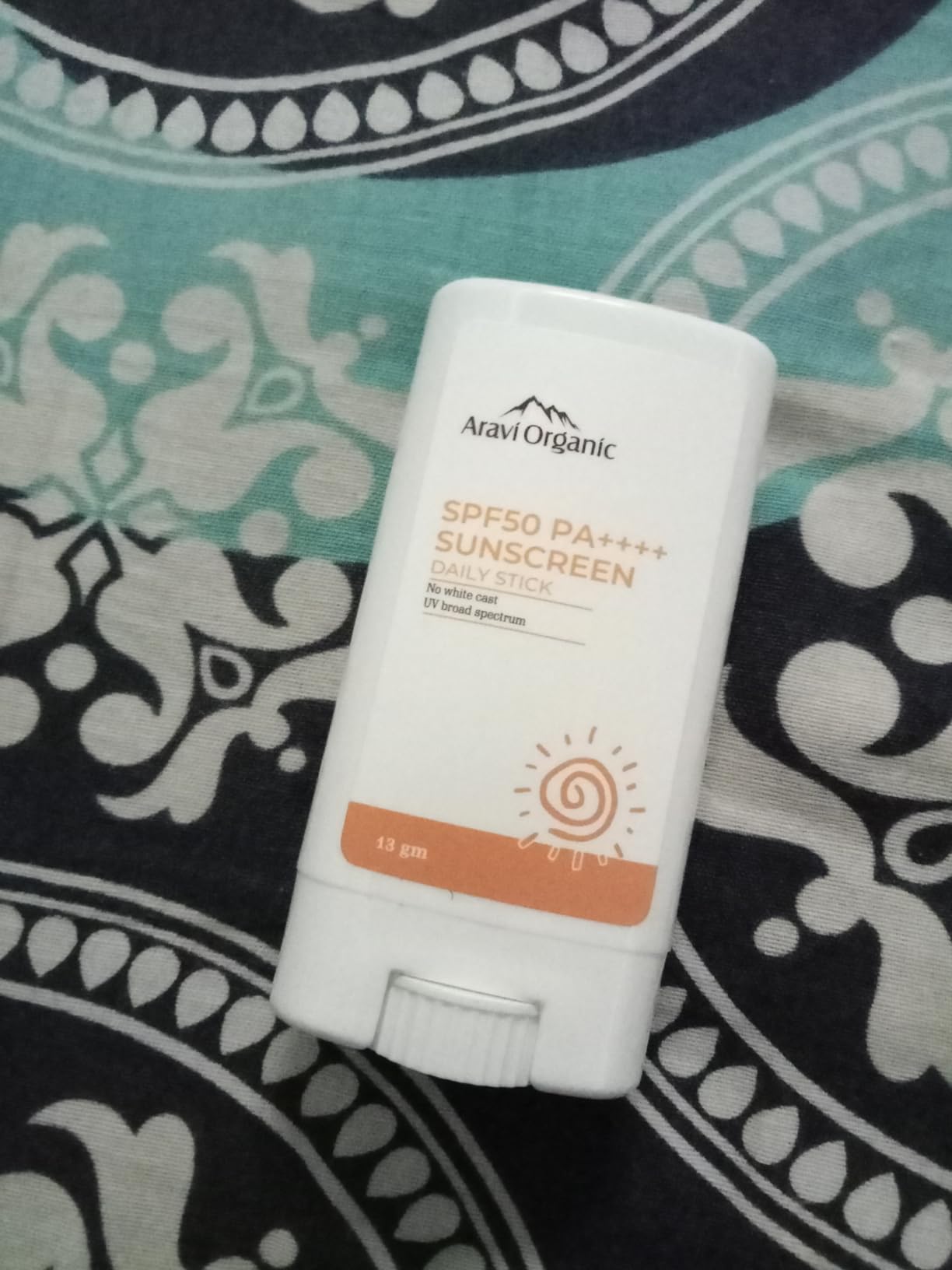 Aravi Organic Spf 50 Glow Sunscreen For All Skin Type Stick - Broad ...