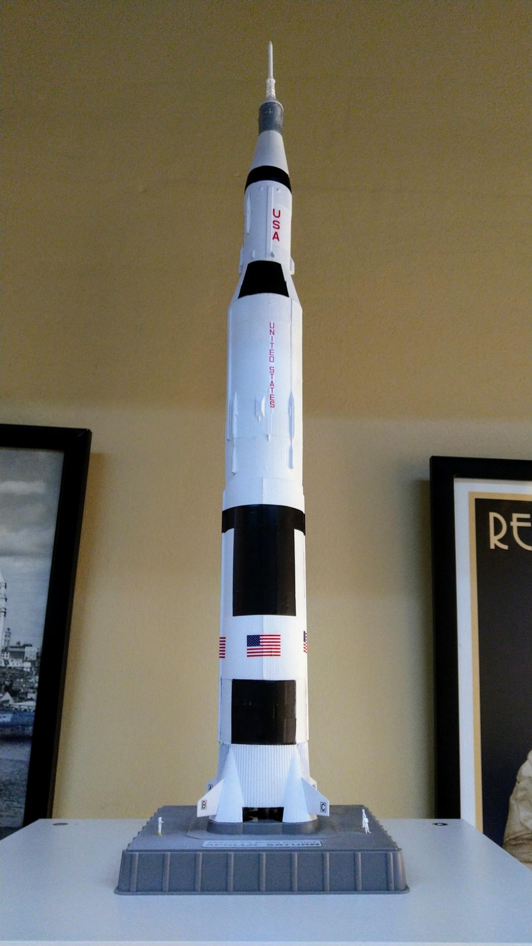 Amazon.com: Revell Germany 04909 Apollo Saturn V Rocket Model Kit ...