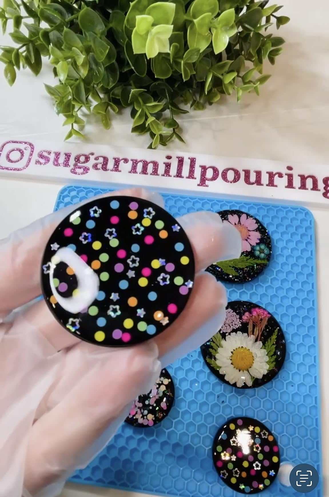 UV Resin Kit for Jewellery Making and Craft | 200g Clear Hard UV Resin ...