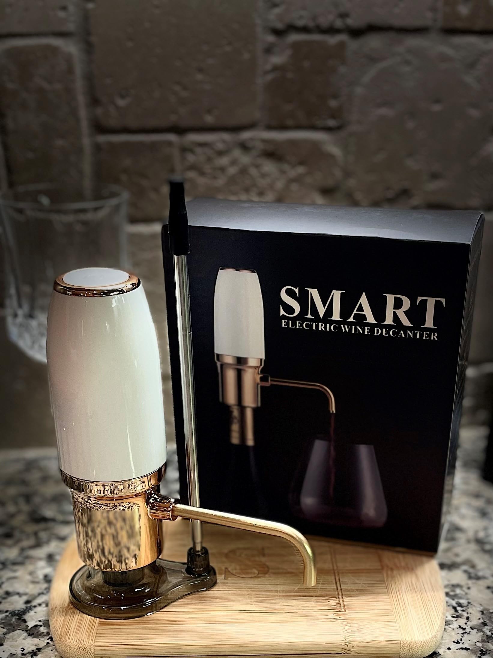 Amazon.com: Electric Wine Aerator, Wine Decanter MTEOWK Portable Wine ...