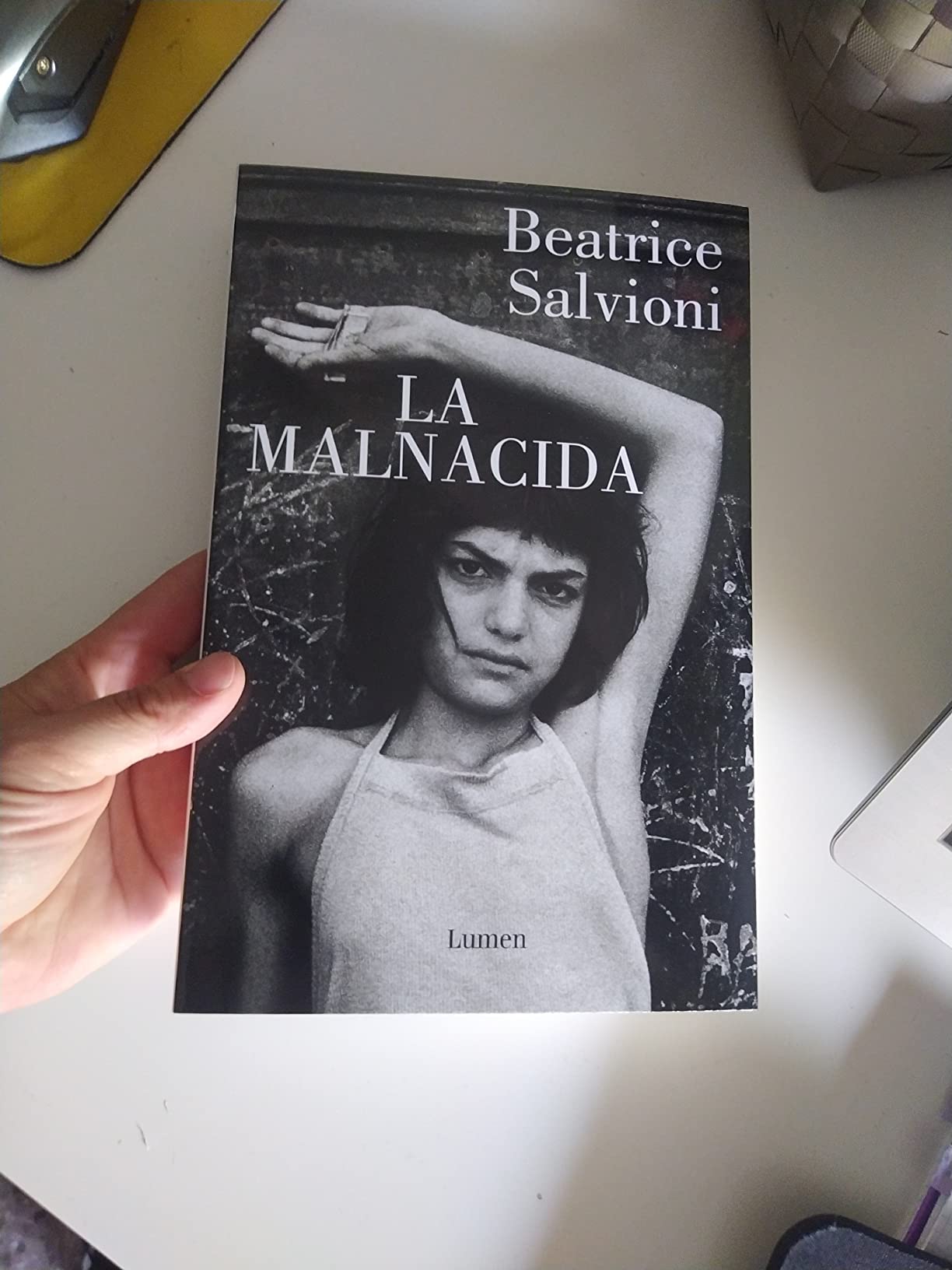 La malnacida (Narrativa) : Salvioni, Beatrice, Ciurans Ferrándiz, Ana: Amazon.es: Libros