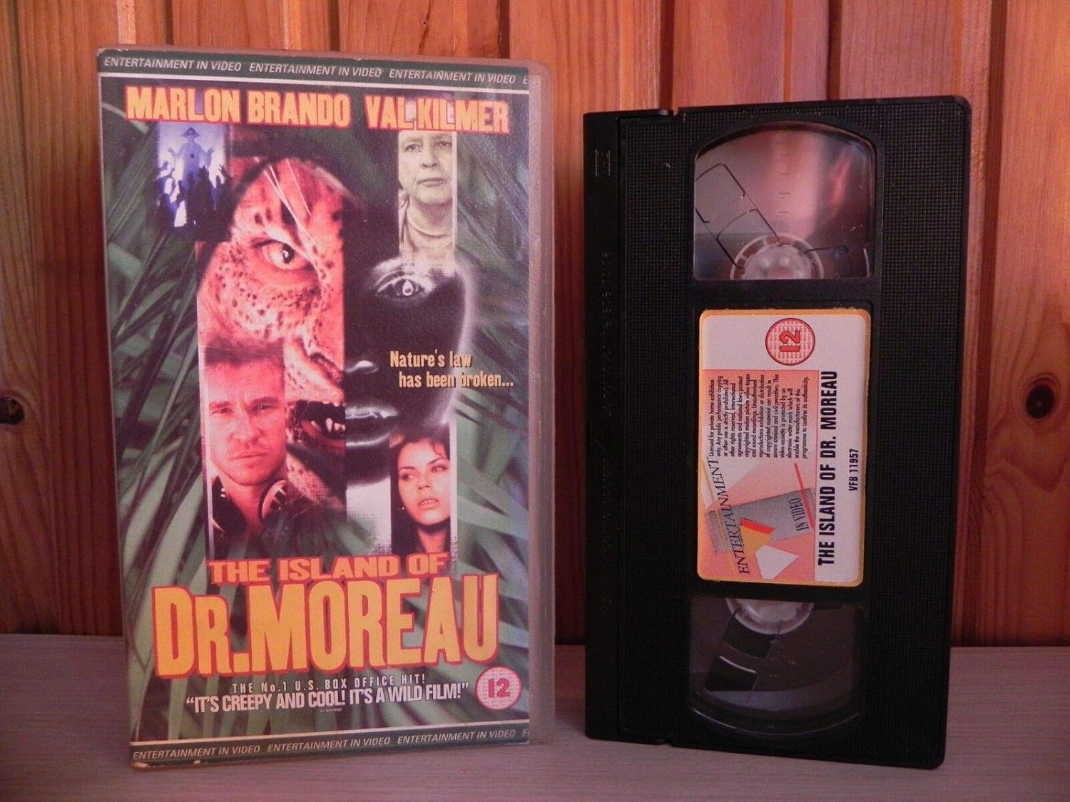 Amazon.com: The Island of Dr. Moreau [VHS] : David Thewlis, Marlon ...