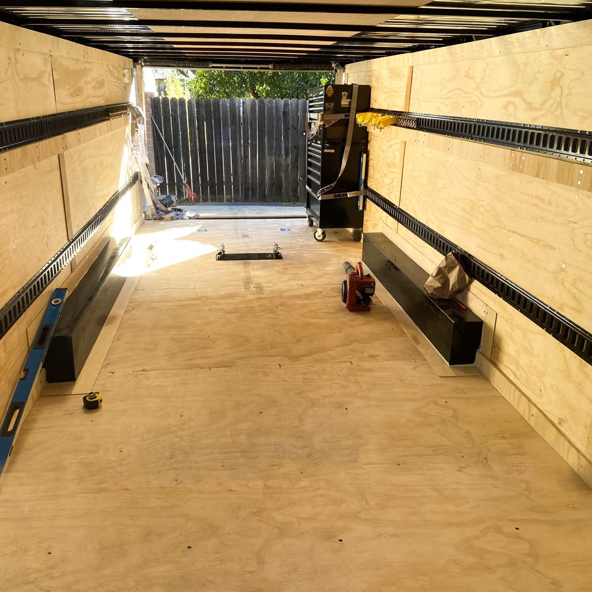 DC Cargo Mall E Track Tie-Down Kit - 16 Pieces: 5 ft Black E-Track ...