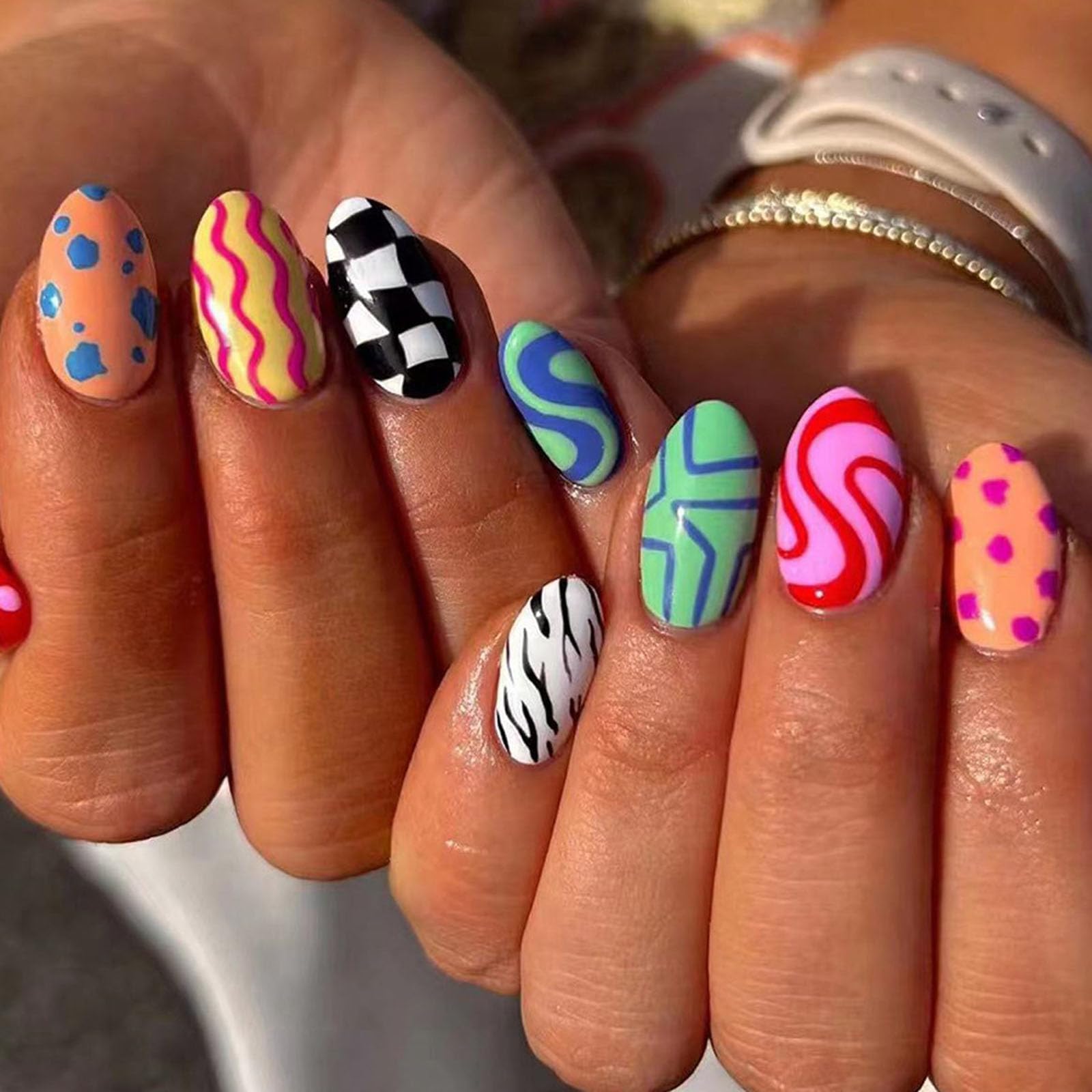 Amazon.com: 24pcs Short Press on Nails Oval Shape Fake Nails Multi ...
