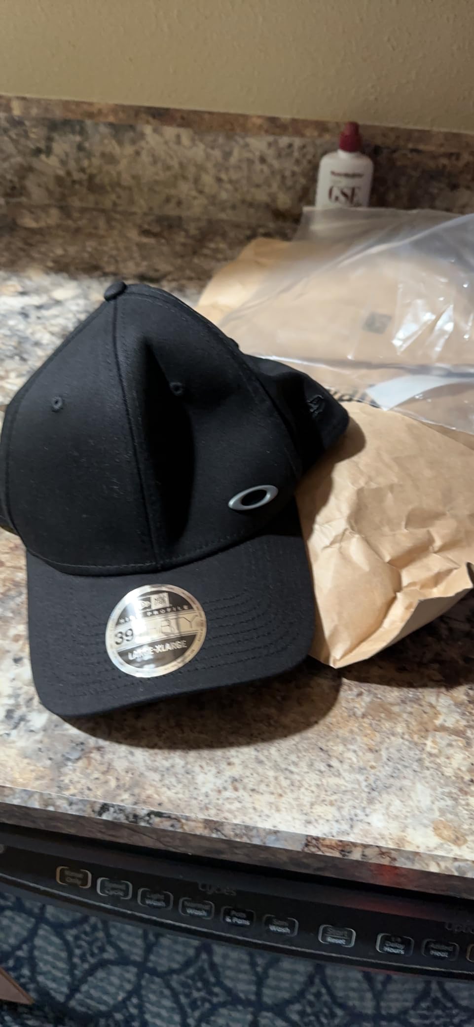 Oakley Men's Tinfoil Cap at Amazon Men’s Clothing store
