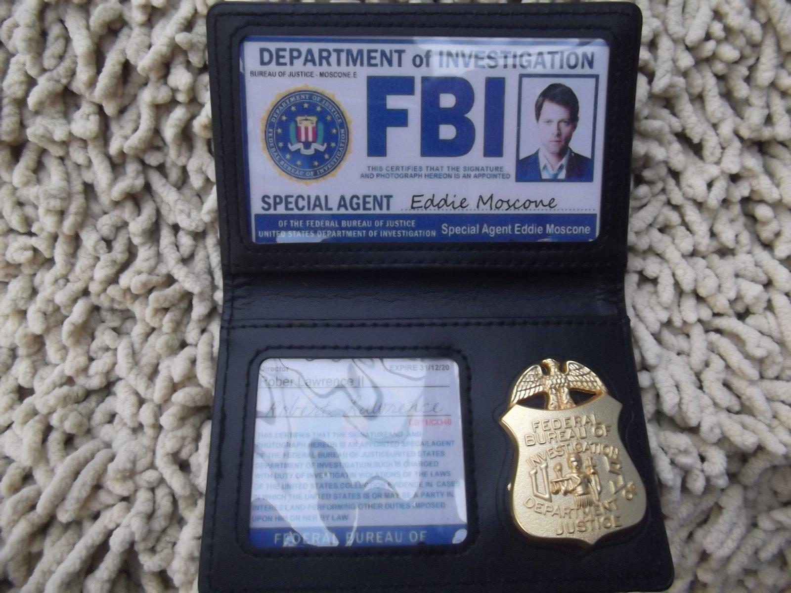 Amazon.co.jp: Cos Moments アメリカ連邦捜査局ID カード＋合皮製ホルダー スーパーナチュラル FBI バッジ付き ...