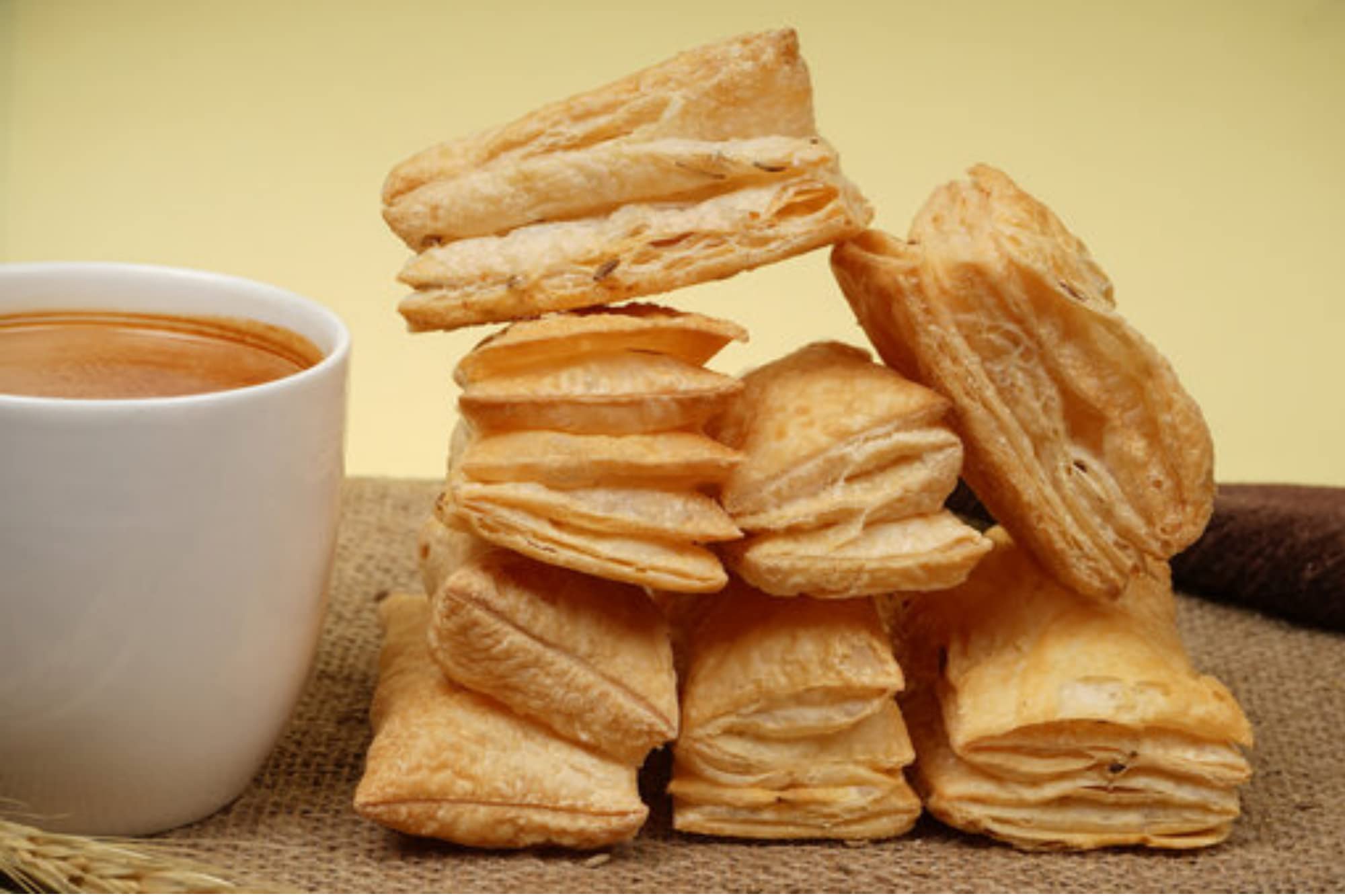 Ghotaram Bamanwas Traditional Plain Khari Puff Pastry Cookies|Mouth ...